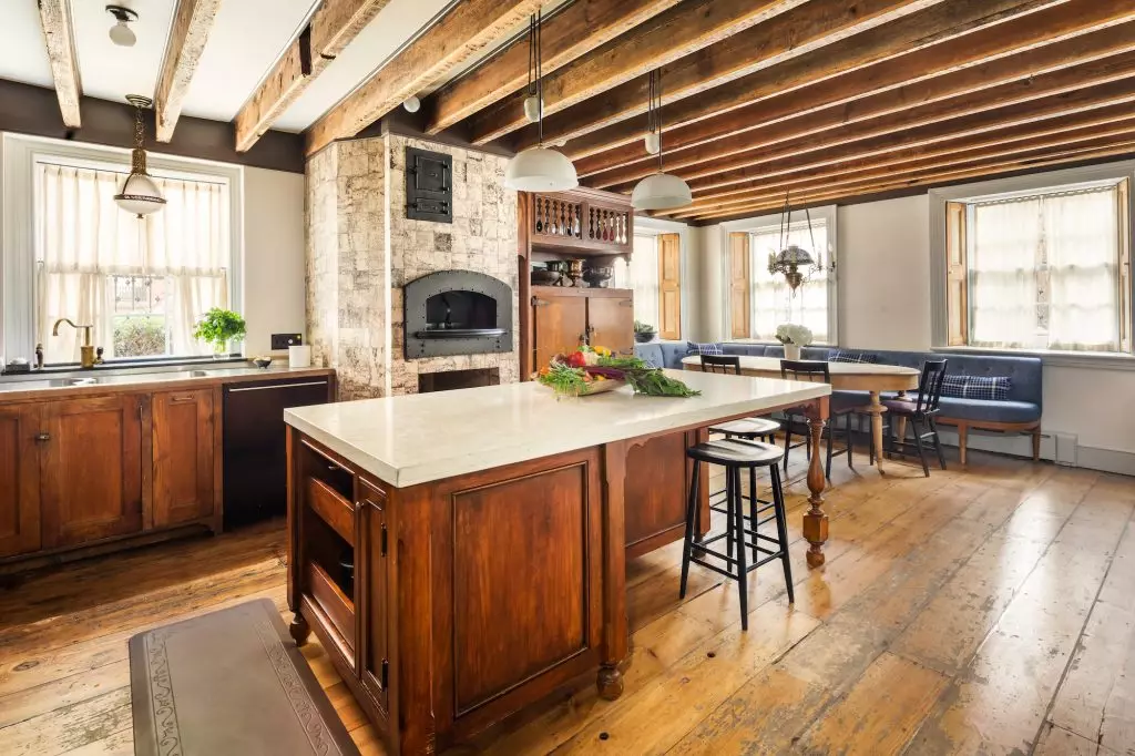 O le fale talafa'asolopito o Brooklyn Heights mai le ata 'Moonstruck' na maua le maketi mo le $12.8M 4081_8