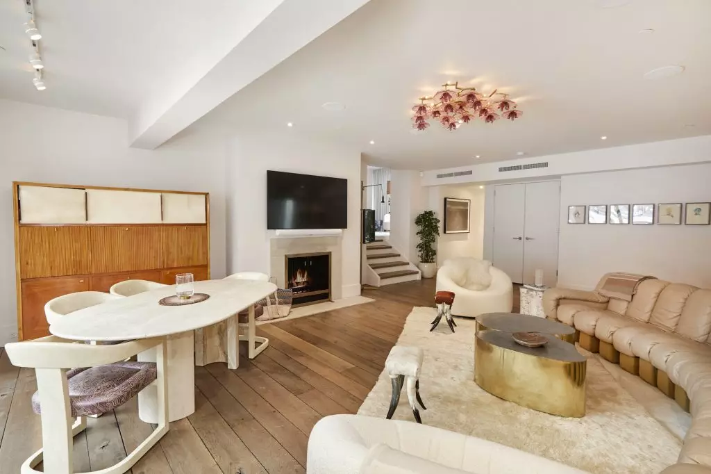 Per $ 45.000 al mese, affitta questo attico nell'Upper East Side con una vasca idromassaggio sul tetto e tre soggiorni 4091_4