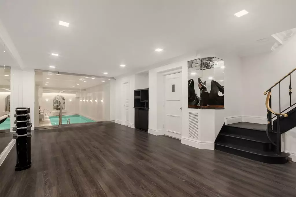 O le taulaga i Upper East Side ma le vaita'ele i totonu ole fale ole $18M 4164_18