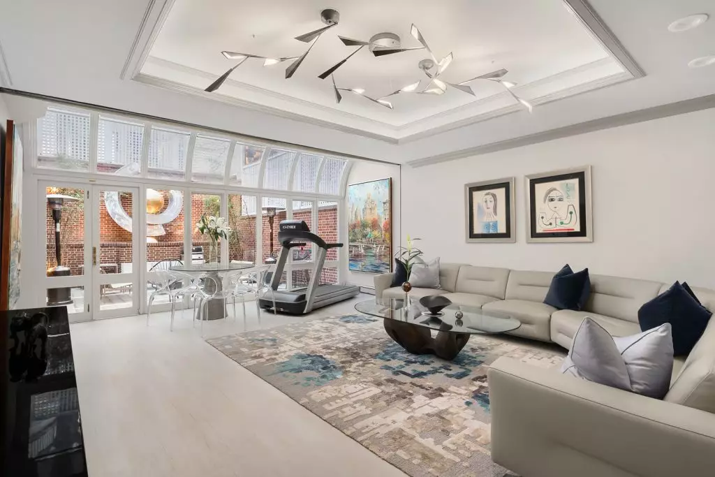 O le taulaga i Upper East Side ma le vaita'ele i totonu ole fale ole $18M 4164_5