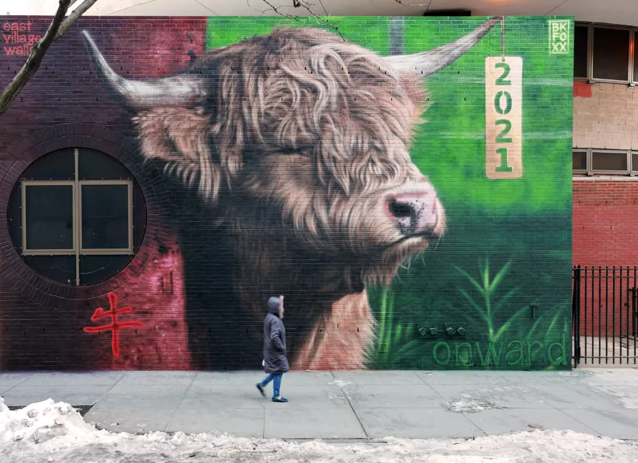 Artisti BKFoxx debuton muralin e Vitit të Ri të Ox në Chinatown 4174_1