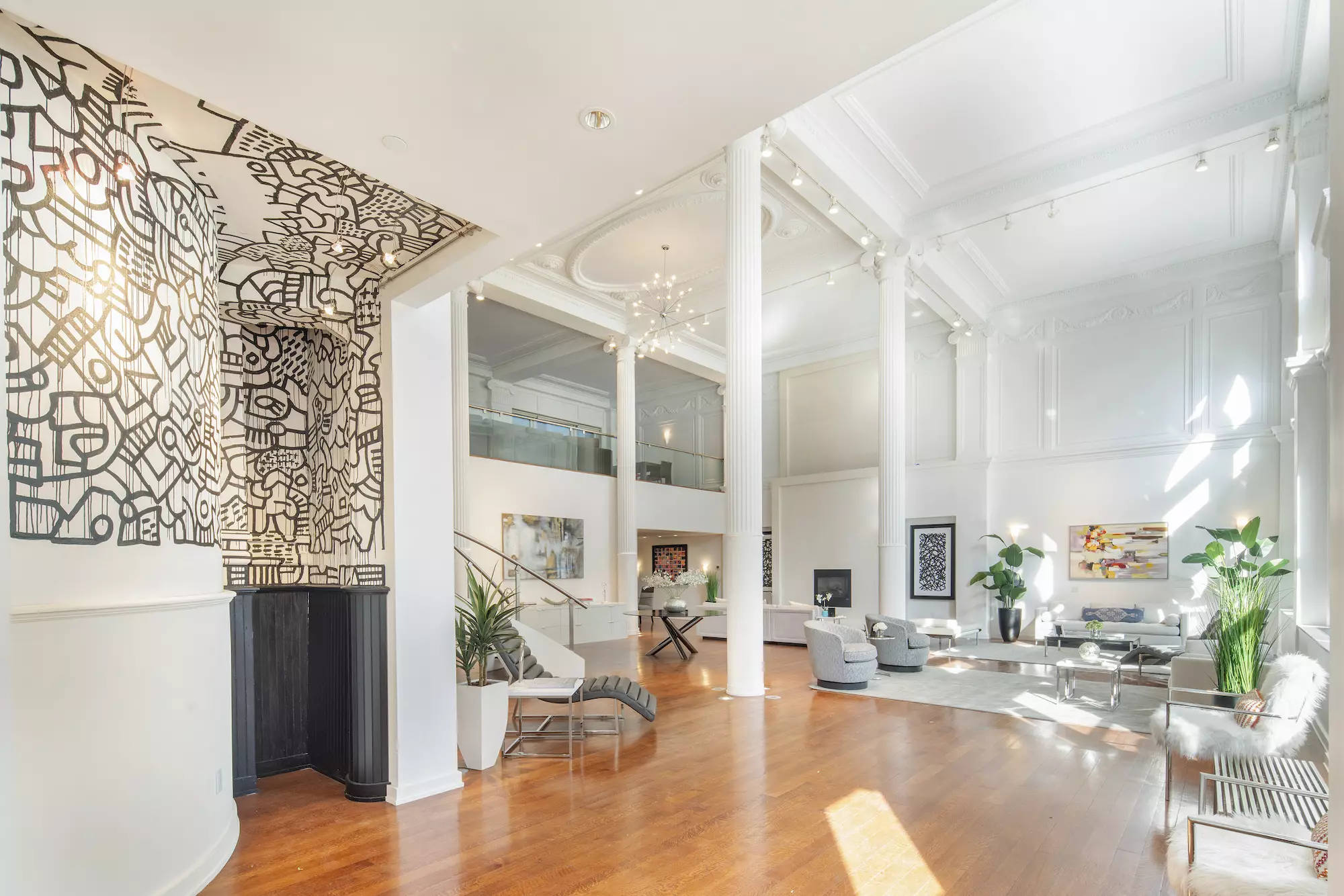 这套翠贝卡阁楼售价 800 万美元，配有原版 Keith Haring 壁画 4232_1