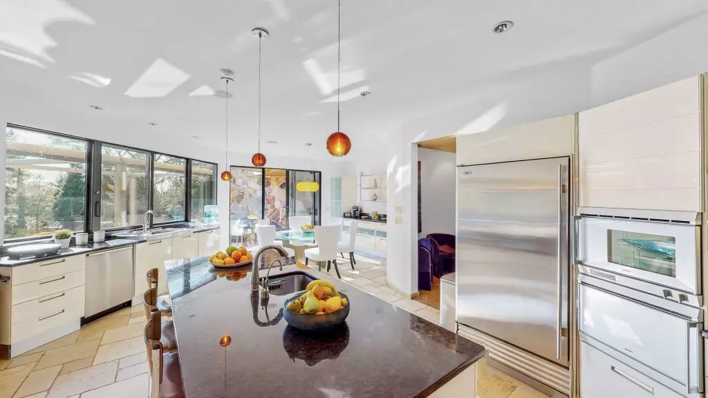 Στο Long Island, ένα εντυπωσιακό πέτρινο και γυάλινο σπίτι του μοντερνιστή αρχιτέκτονα Norman Jaffe ζητά 3,6 εκατομμύρια δολάρια 4278_9