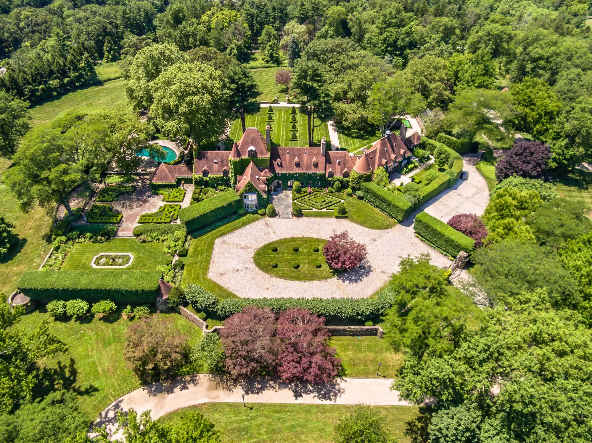 Tommy Hilfiger ven una finca luxosa d'estil castell de Connecticut per 45 milions de dòlars 4412_1
