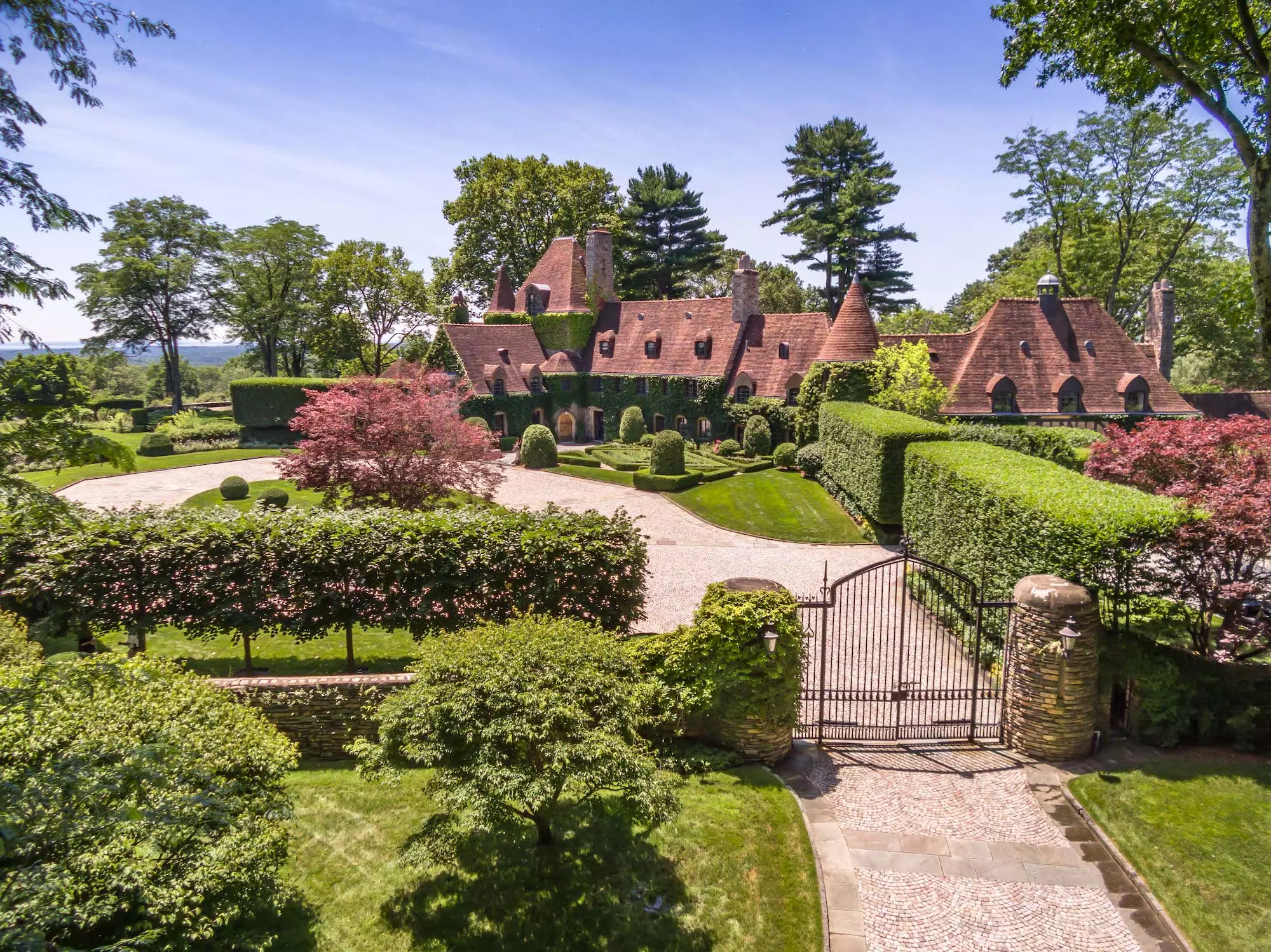 Tommy Hilfiger ven una finca luxosa d'estil castell de Connecticut per 45 milions de dòlars 4412_2