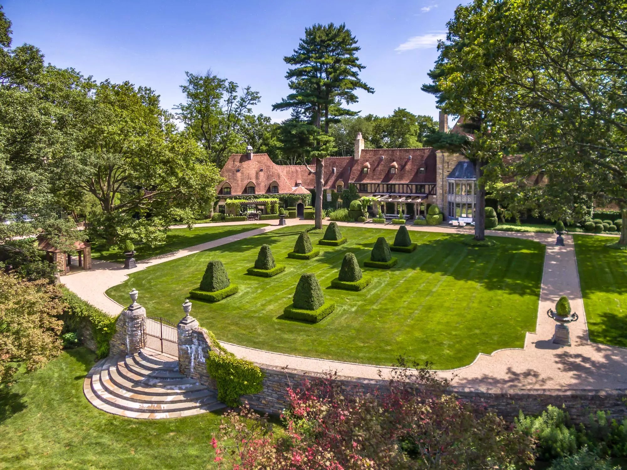 Tommy Hilfiger ven una finca luxosa d'estil castell de Connecticut per 45 milions de dòlars 4412_22
