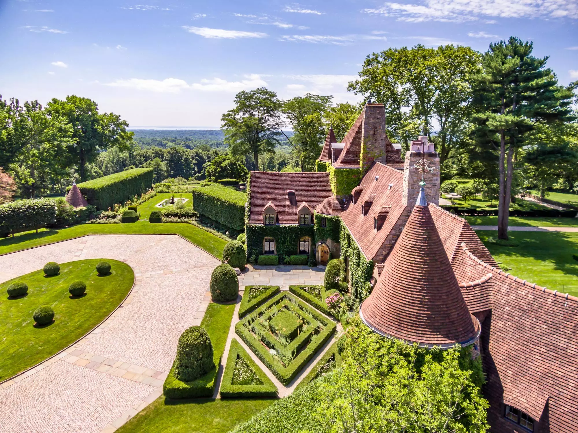 Tommy Hilfiger ven una finca luxosa d'estil castell de Connecticut per 45 milions de dòlars 4412_3
