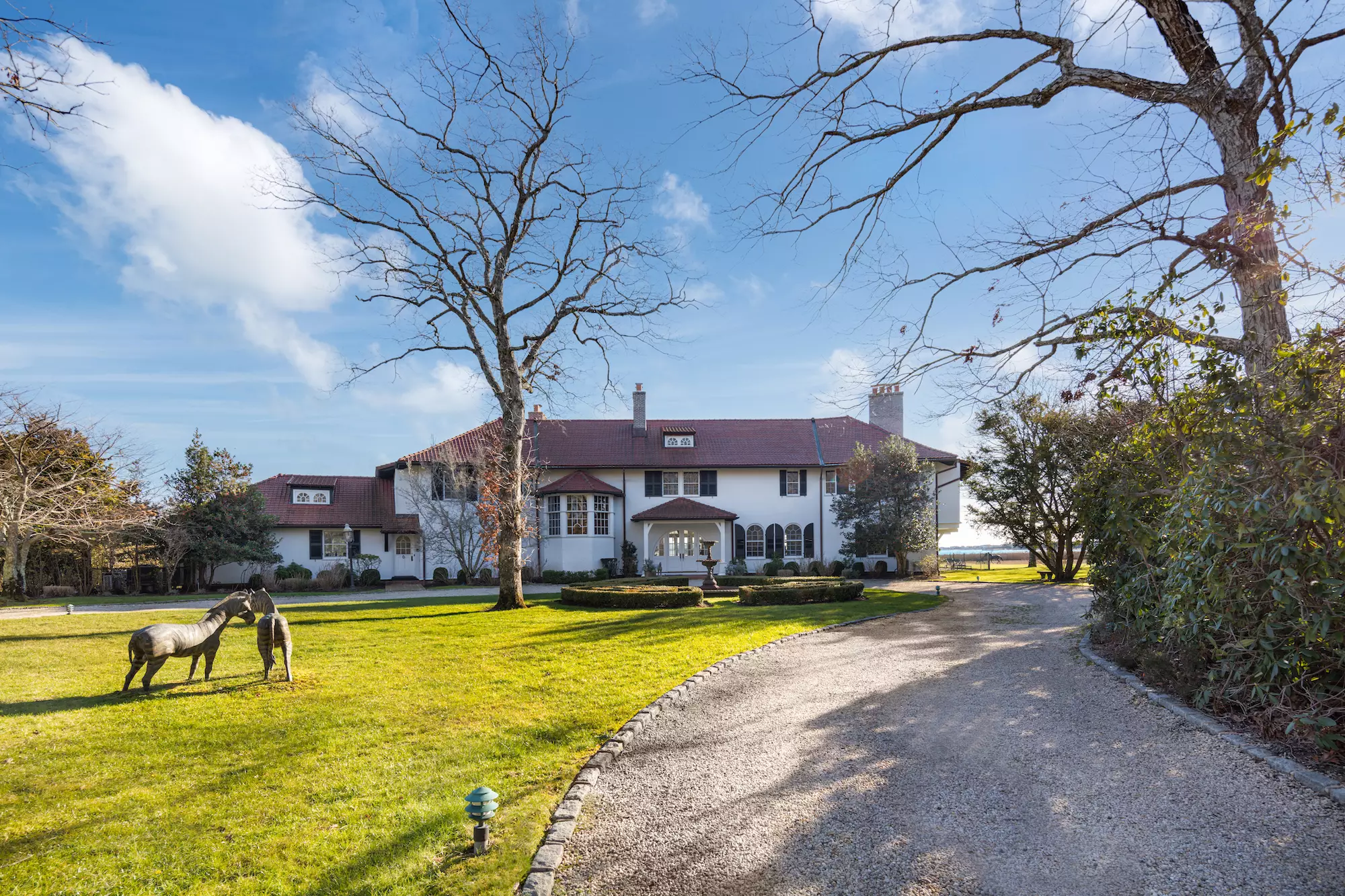 La propiedad de Arts and Crafts Hamptons diseñada por el fundador de 'House & Garden', Wilson Eyre, pide $ 13 millones 4468_1