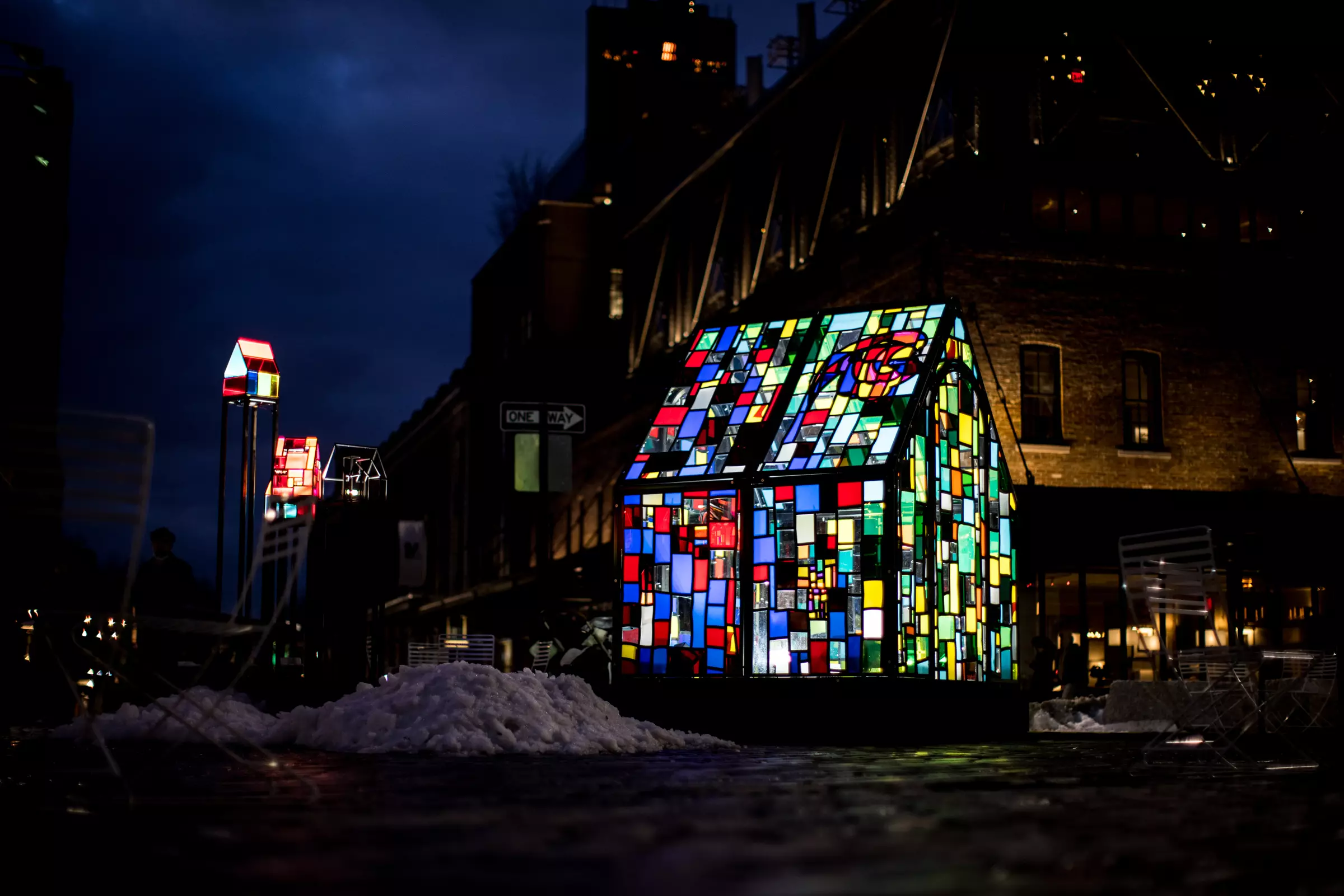 Les famoses escultures de cases de vidre de colors de Tom Fruin arriben a Meatpacking District 4493_4