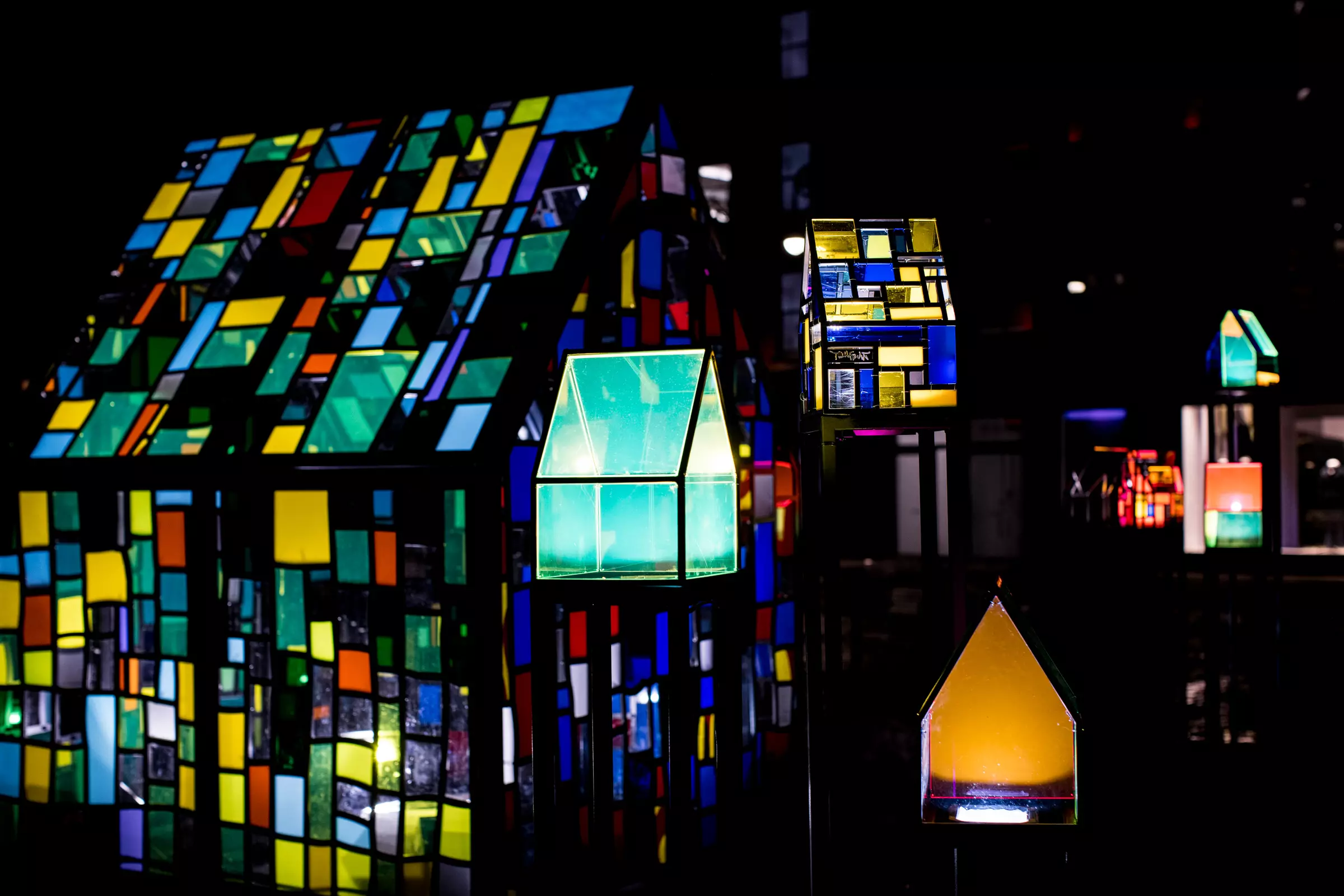 Les famoses escultures de cases de vidre de colors de Tom Fruin arriben a Meatpacking District 4493_5