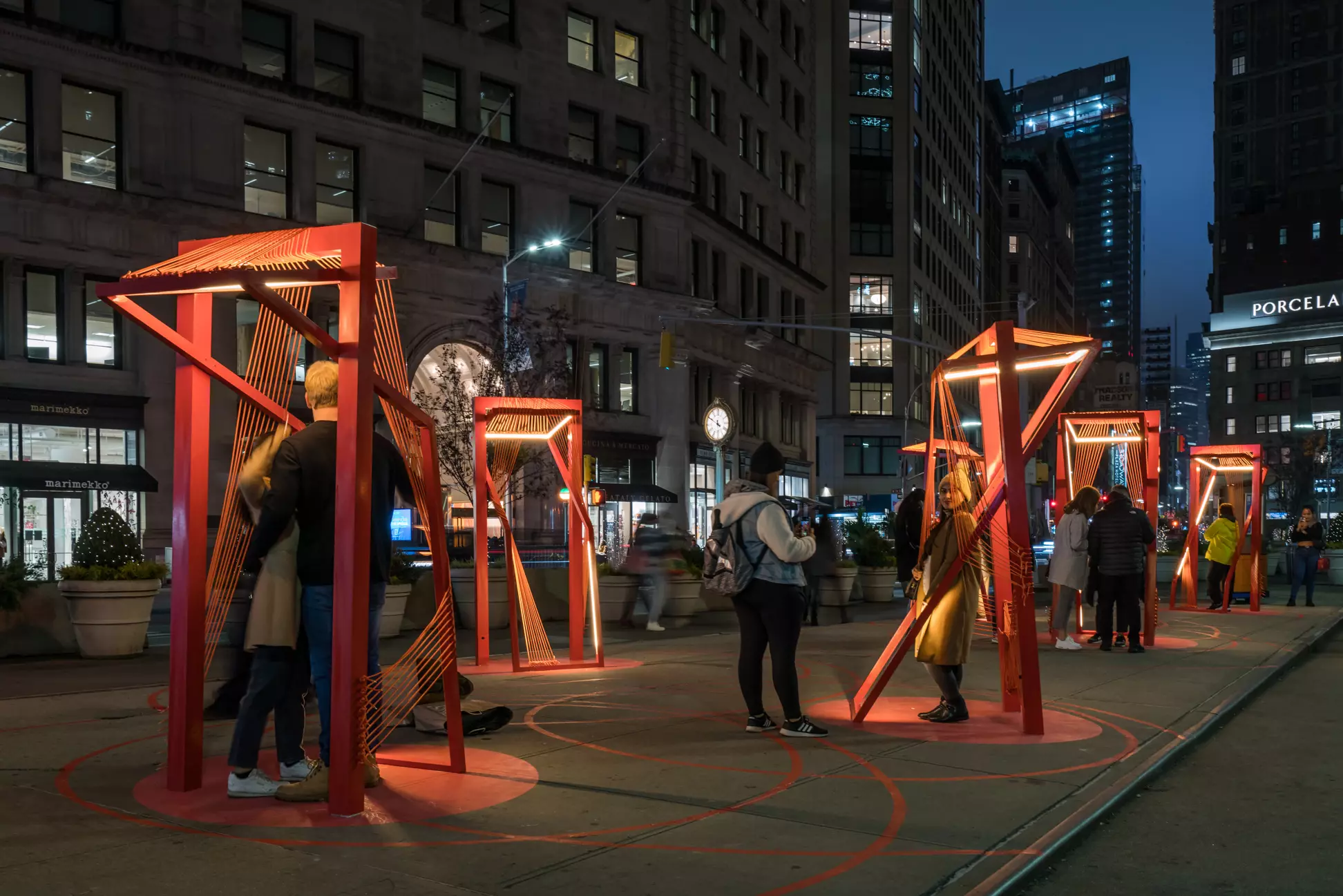 A Flatiron új ünnepi művészeti installációja messziről köti össze a New York-iakat 4740_1