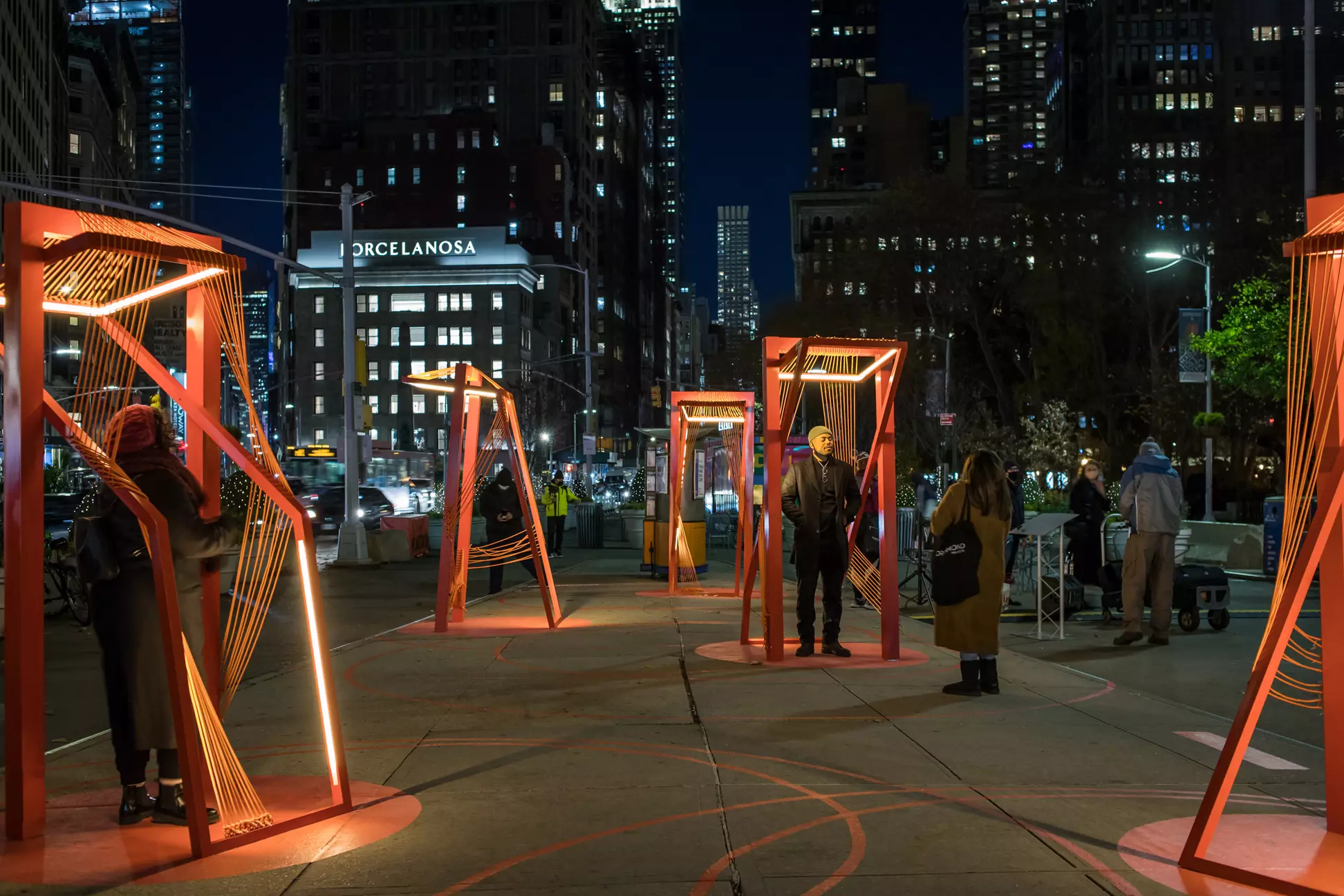 A Flatiron új ünnepi művészeti installációja messziről köti össze a New York-iakat 4740_3