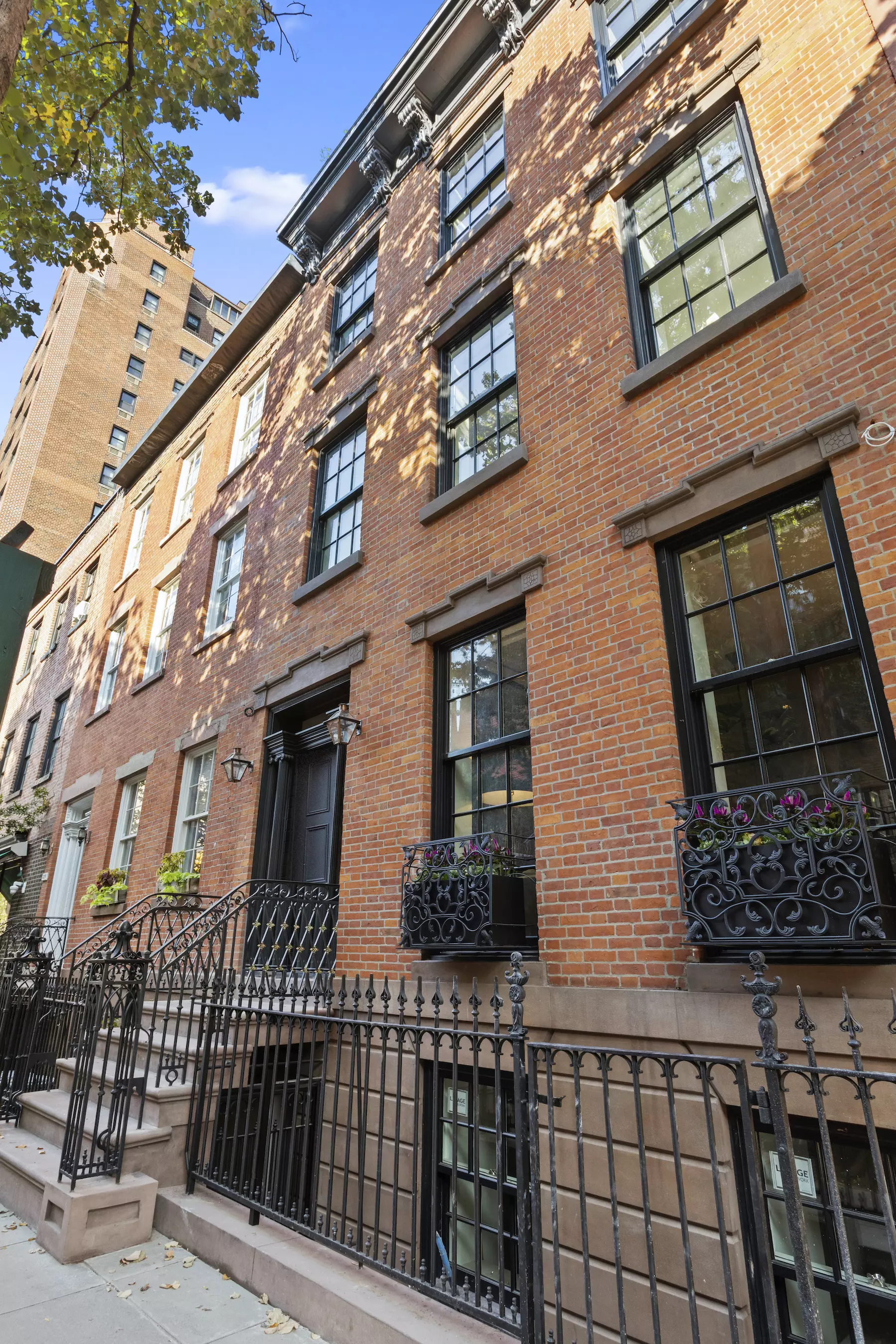 Di 1829-an de hatî çêkirin, ev xaniyê bajarokê West Village naha ji bo 16.5 M $ xewnek hevdem e. 4778_17