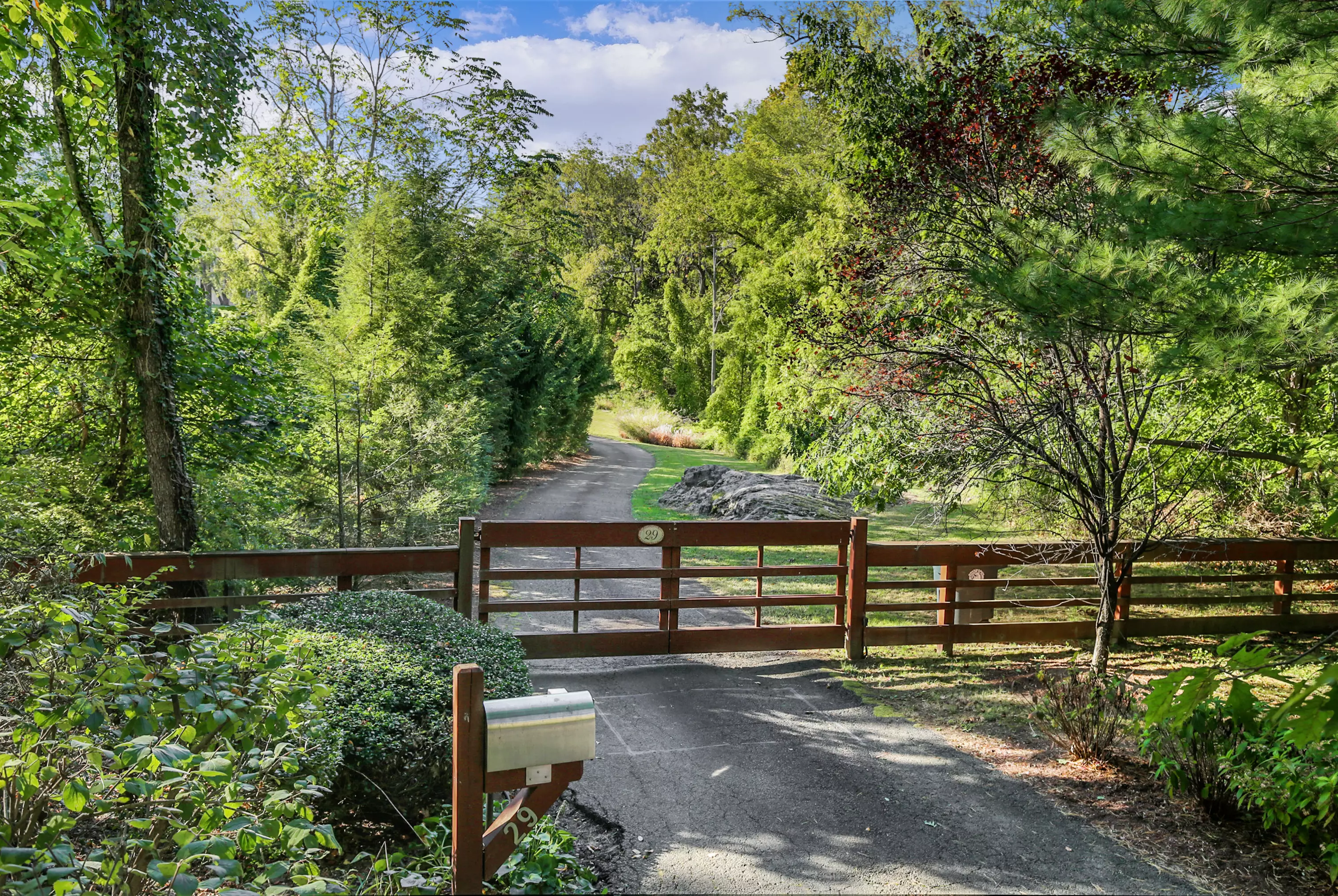 $3.3M Westchester estate bụ ngwakọta etiti narị afọ nke ụdị Prairie na ndịda ọdịda anyanwụ 4795_2