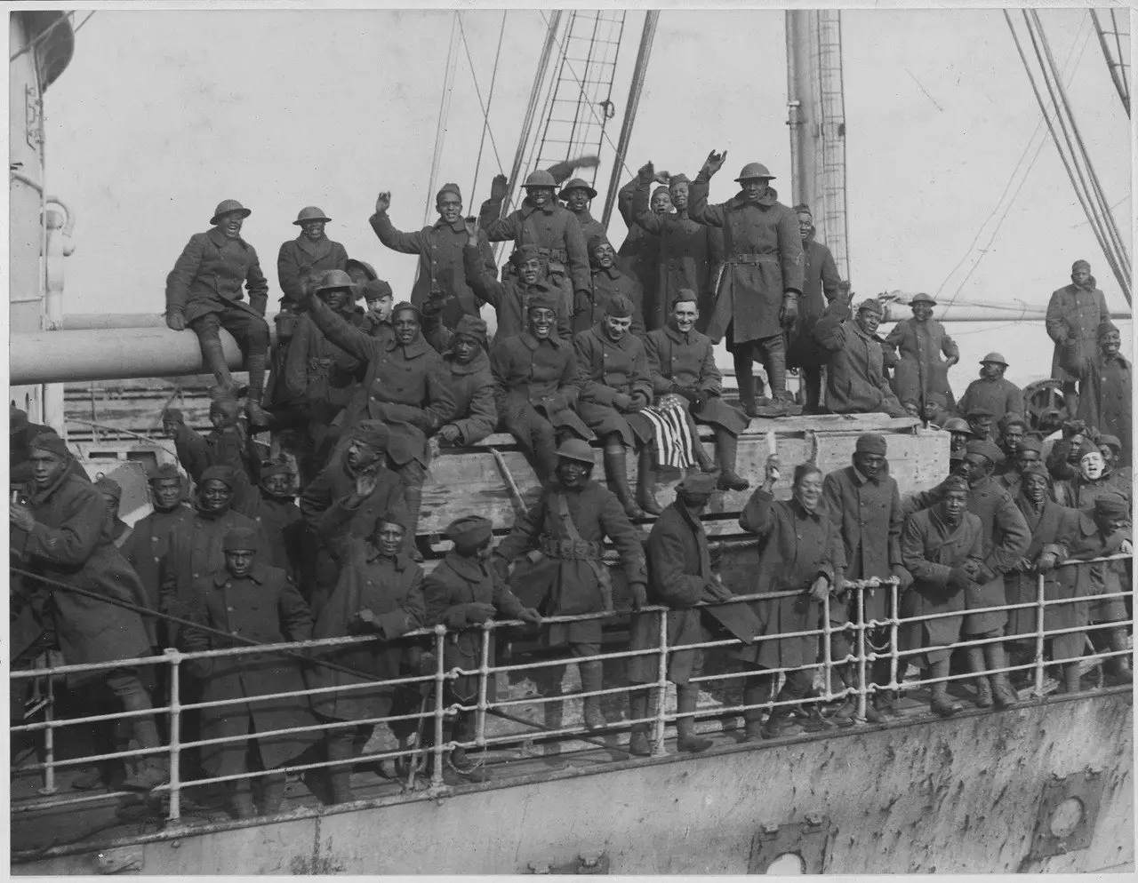 Die Harlem Hellfighters: Afro-Amerikaanse New Yorkers was van die WWI se mees versierde soldate 4839_1