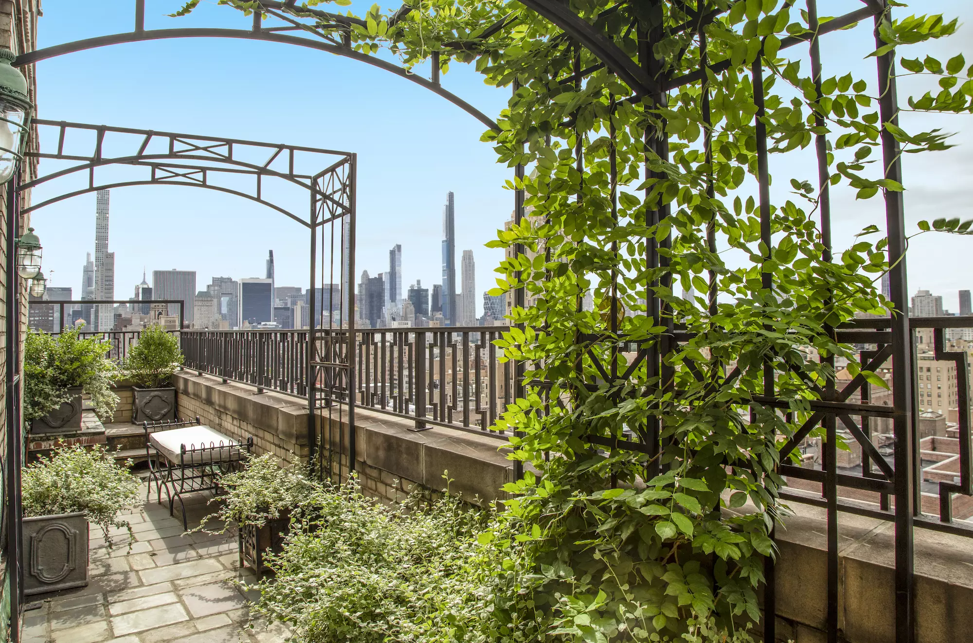 Leonard Bernstein's ọkan-akoko Upper East Side penthouse deba ọja fun $29.5M 4872_3