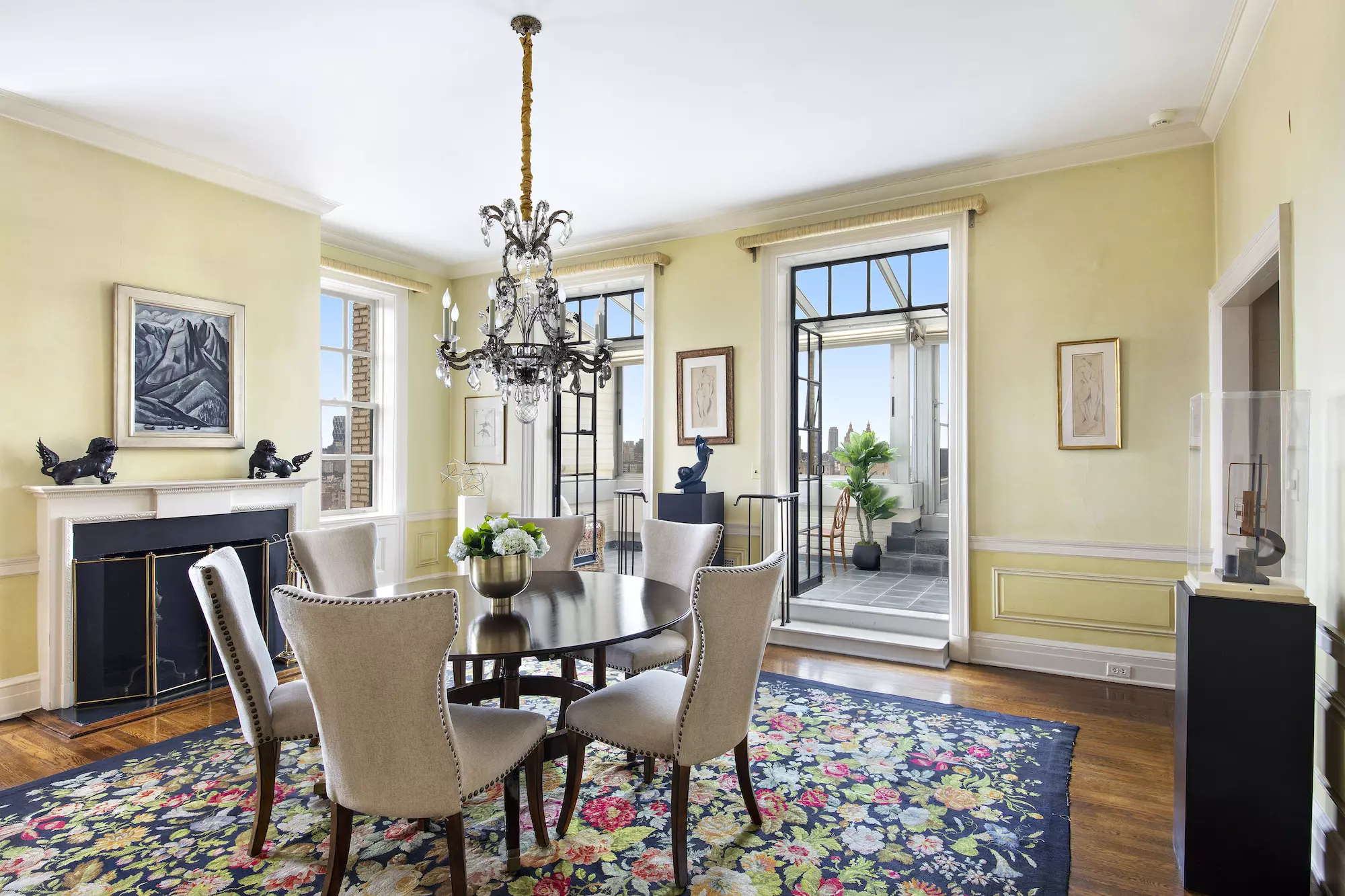 Leonard Bernstein's ọkan-akoko Upper East Side penthouse deba ọja fun $29.5M 4872_5