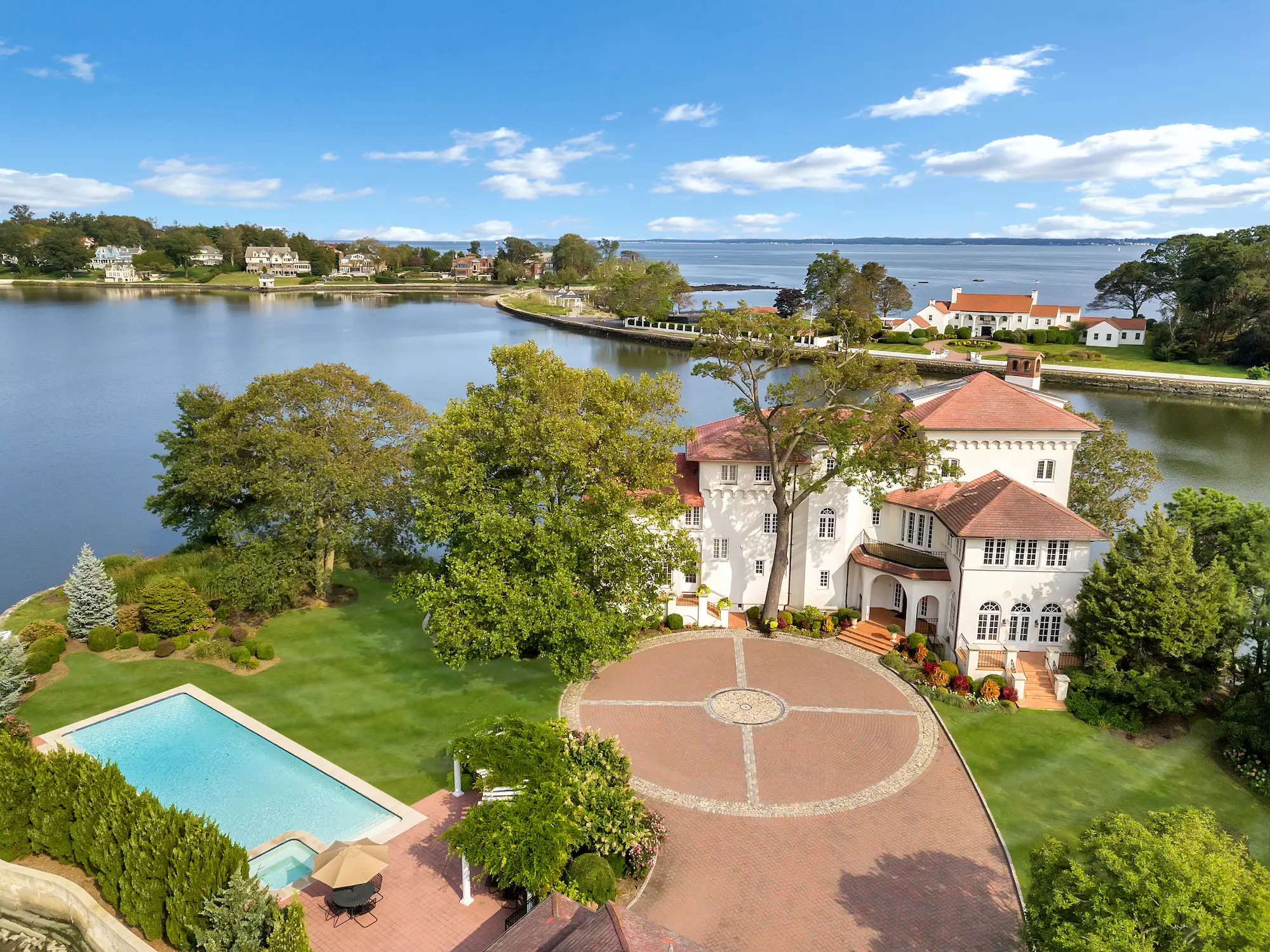 Za 4,9 milijuna dolara posjedujte privatni njujorški otok sa 100 godina starom vilom u mediteranskom stilu 4961_3