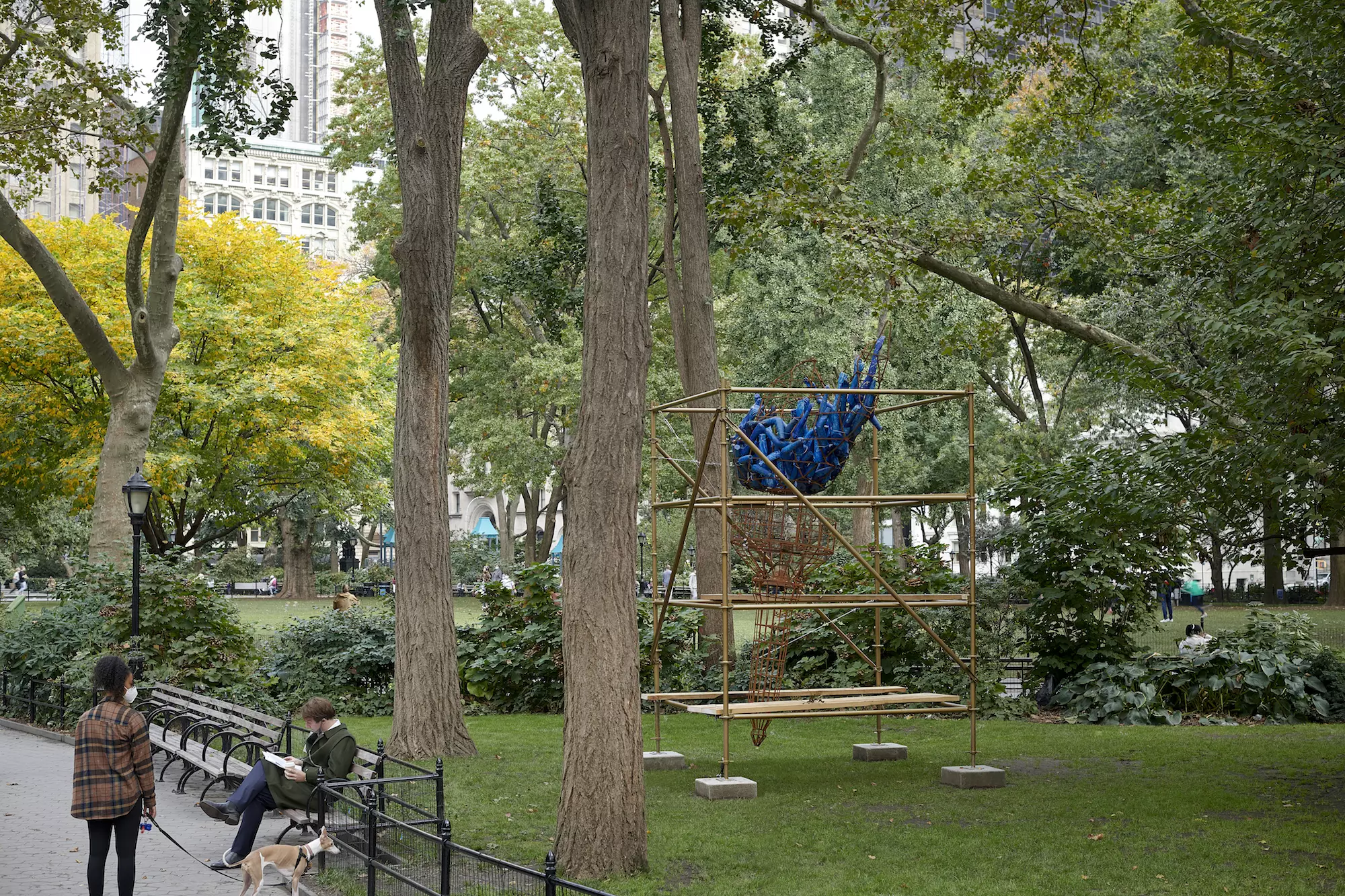 Ny skulptur i Madison Square Park bruker Lady Libertys fakkel for å symbolisere byens kamper 4962_1