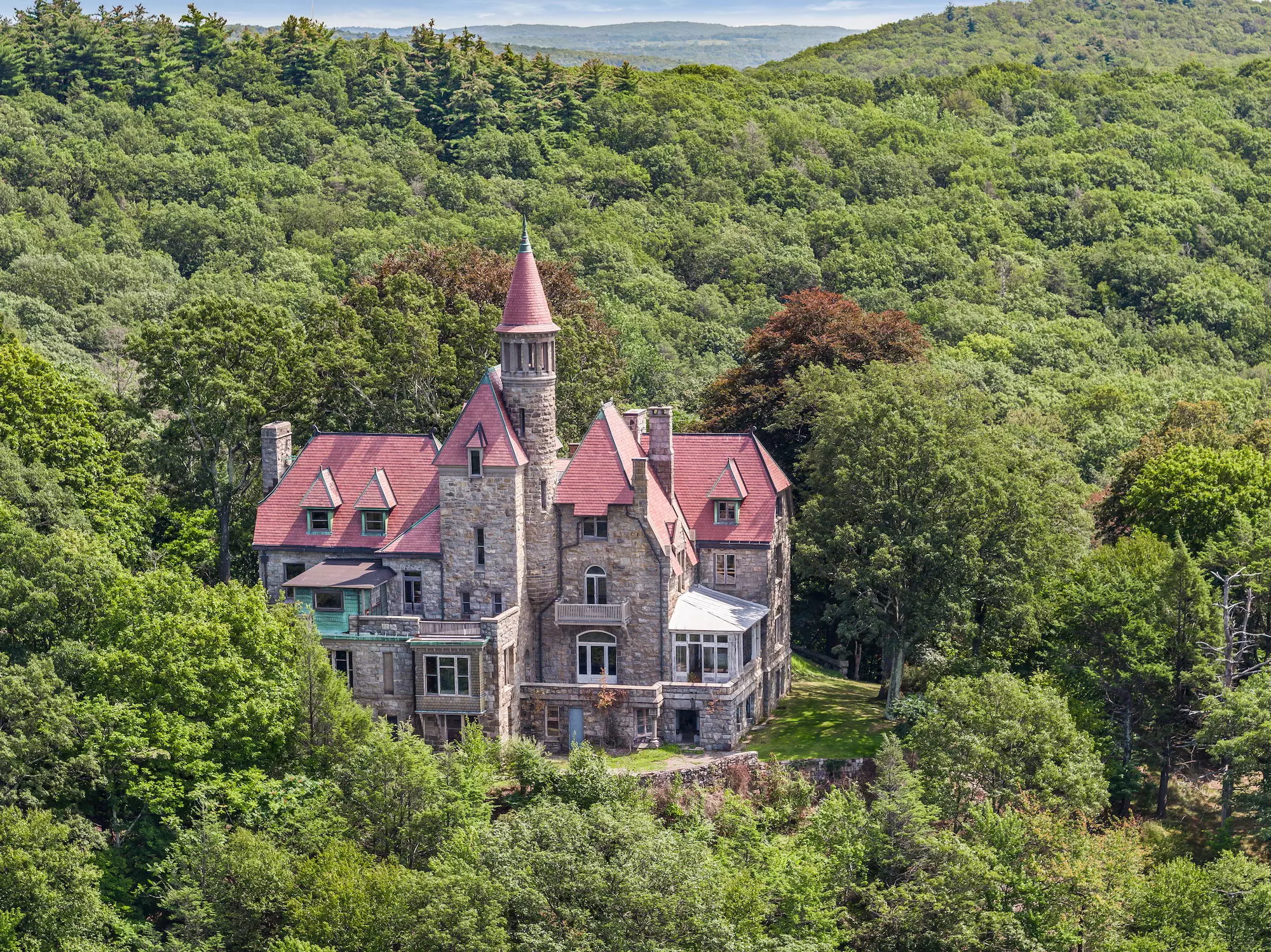 Woon in je eigen 19e-eeuwse kasteel boven de Hudson River voor $ 3,5 miljoen 4973_1