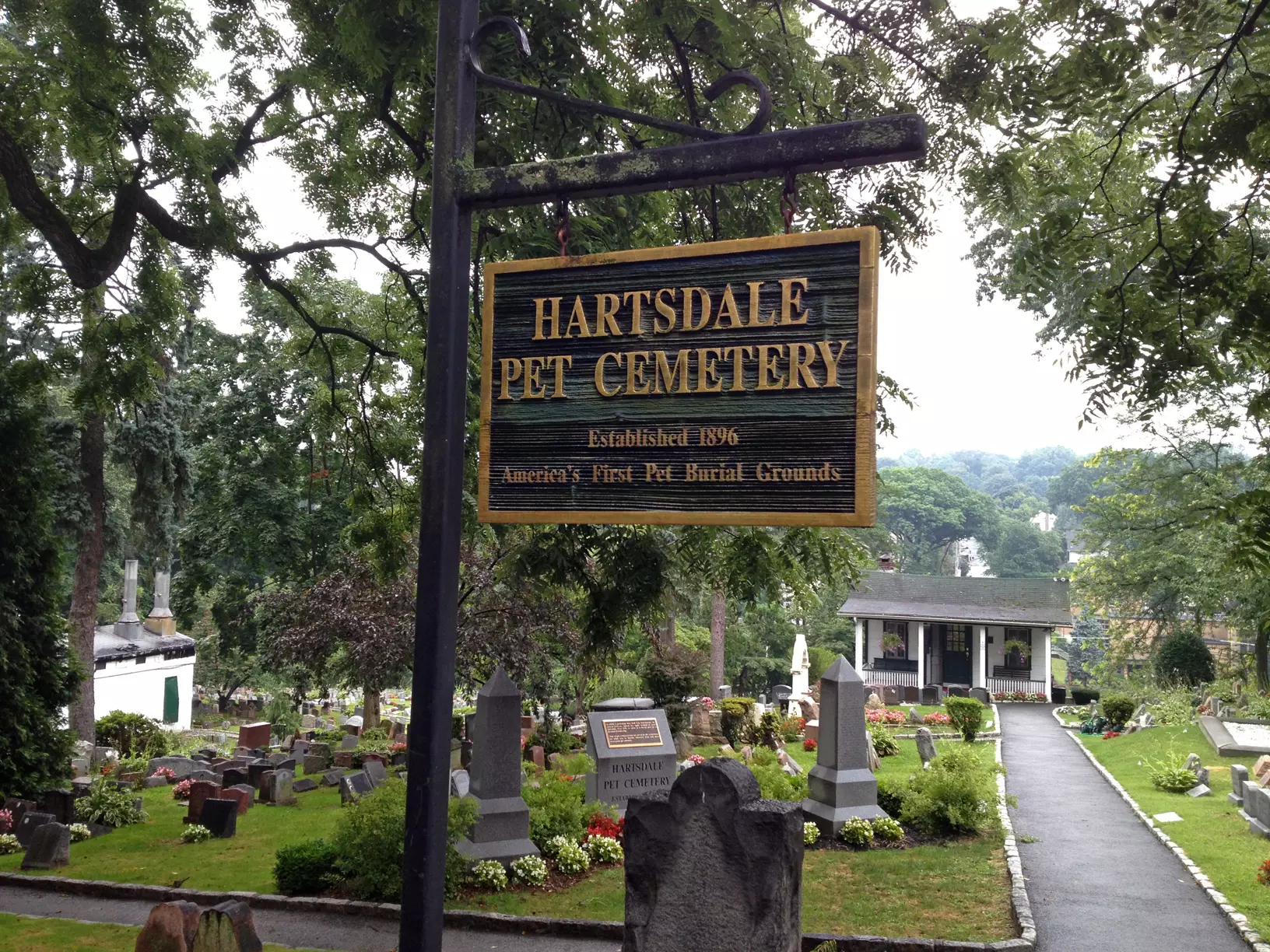 ¿Sabías que el cementerio de mascotas más antiguo del mundo está en Westchester, Nueva York? 4975_2