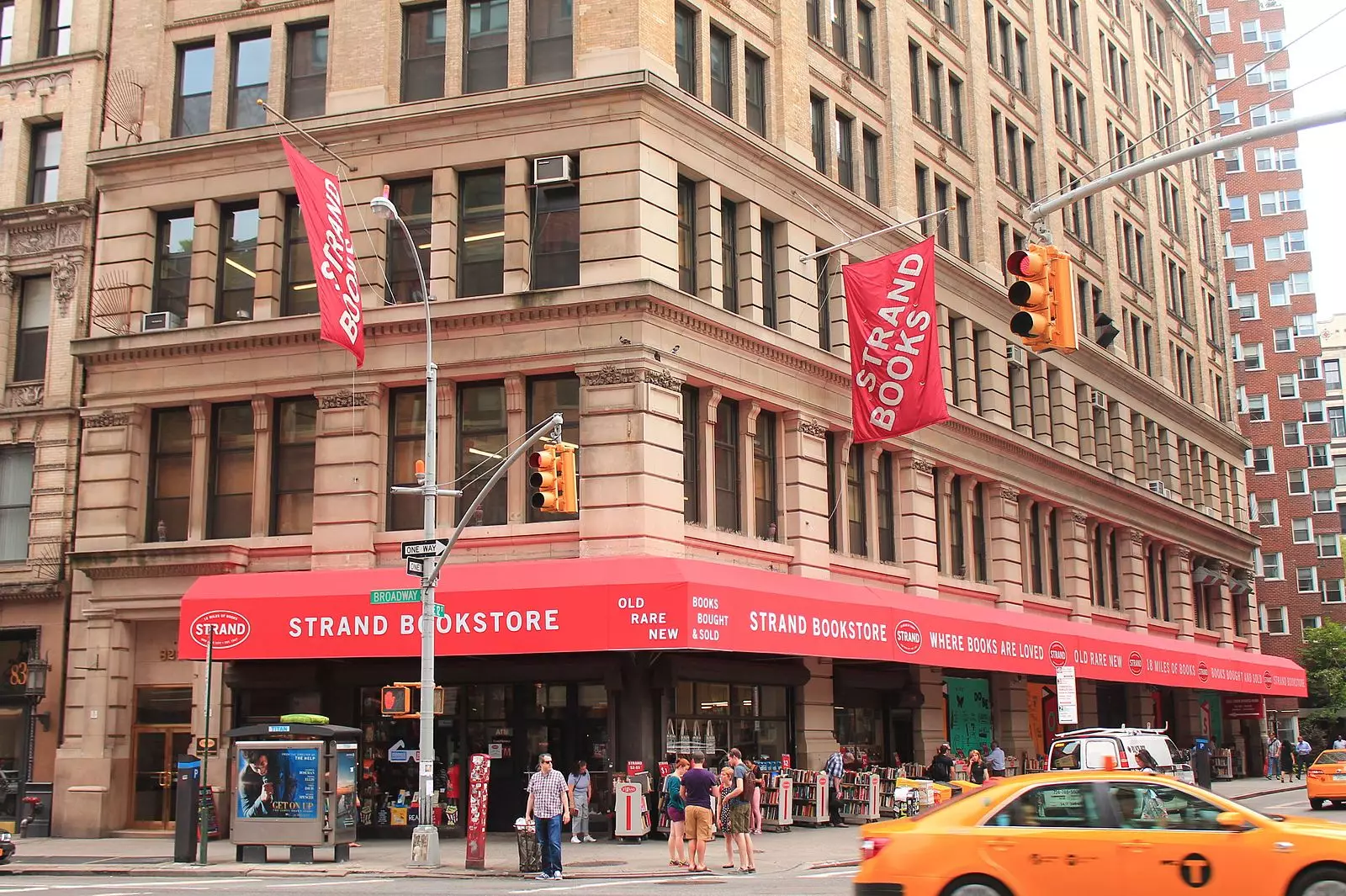 Wolemba mabuku wa NYC wa Strand Bookstore akuti akuvutika kuti apulumuke chifukwa cha COVID-19 4981_1