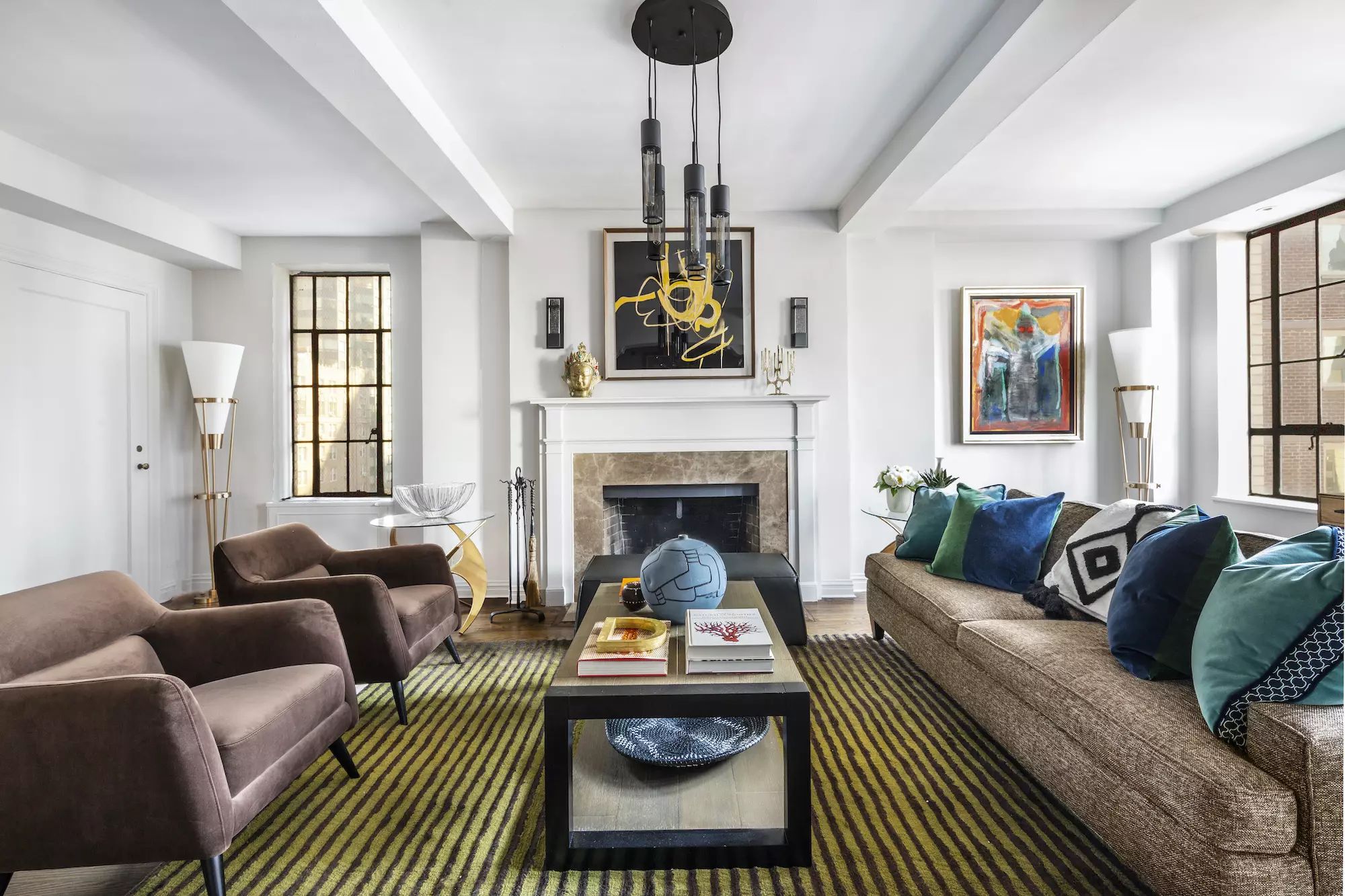 Midtown condo ntawm lub lig 'Odd Couple' actress Carole Shelley npe rau $ 1.35M 4995_1