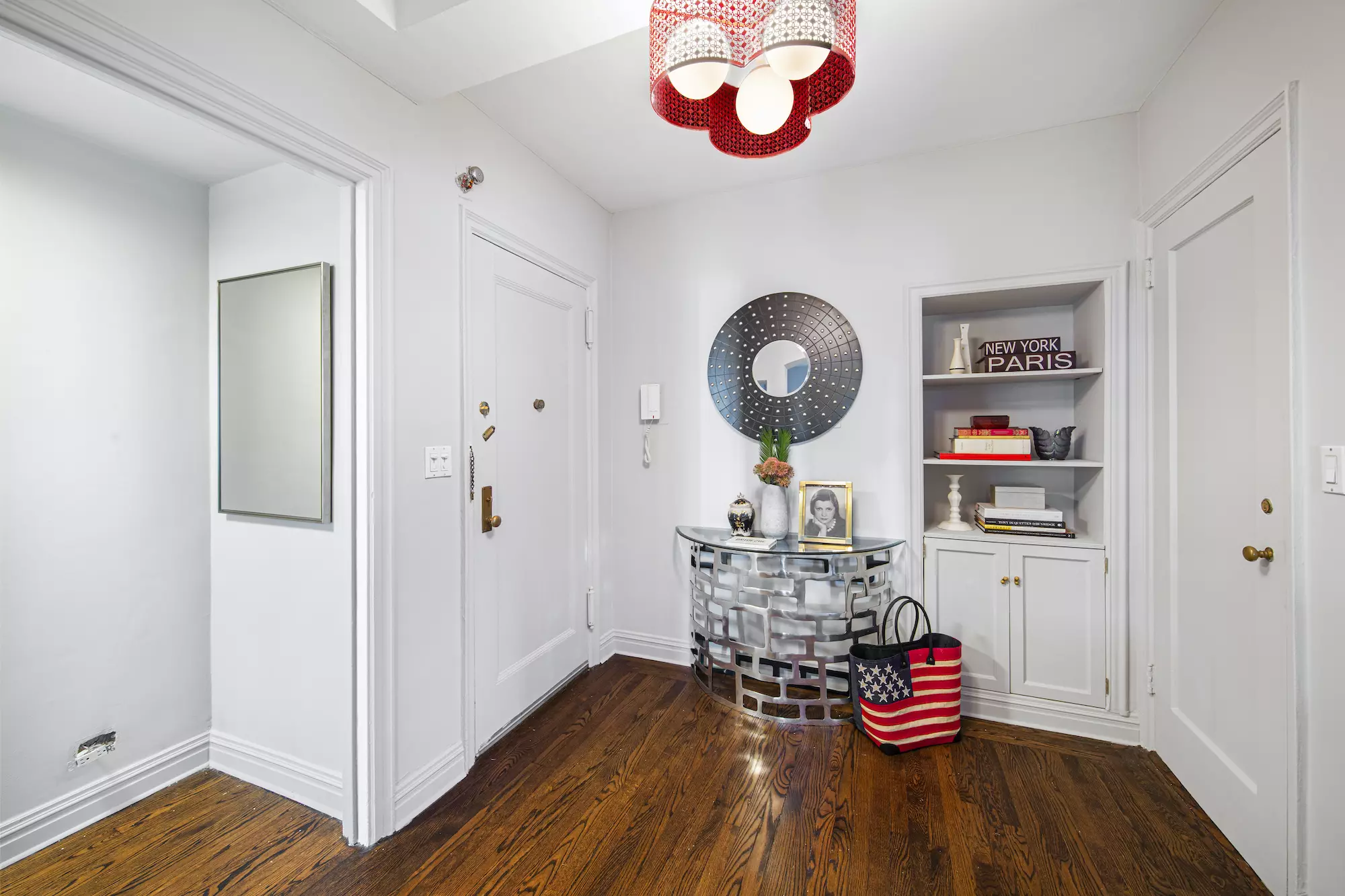 Midtown condo ntawm lub lig 'Odd Couple' actress Carole Shelley npe rau $ 1.35M 4995_2