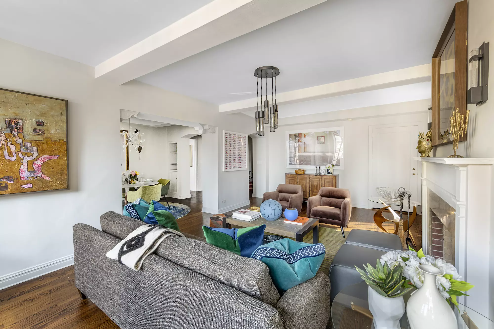 Midtown condo ntawm lub lig 'Odd Couple' actress Carole Shelley npe rau $ 1.35M 4995_4