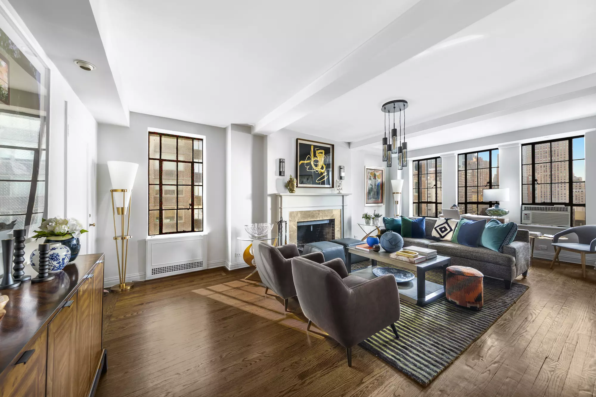 Midtown condo ntawm lub lig 'Odd Couple' actress Carole Shelley npe rau $ 1.35M 4995_5