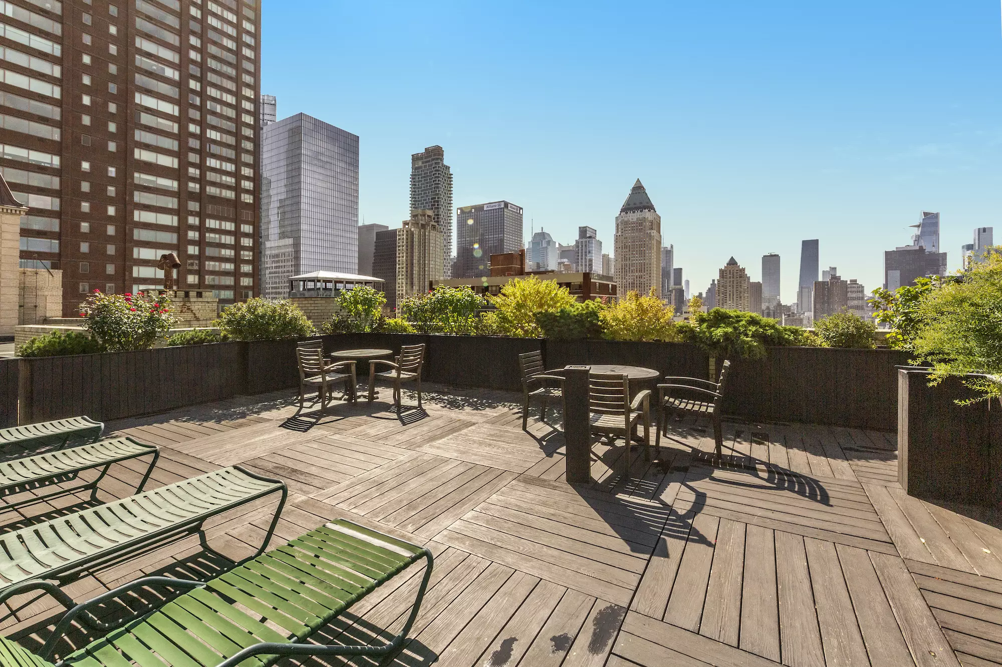 Midtown condo ntawm lub lig 'Odd Couple' actress Carole Shelley npe rau $ 1.35M 4995_9