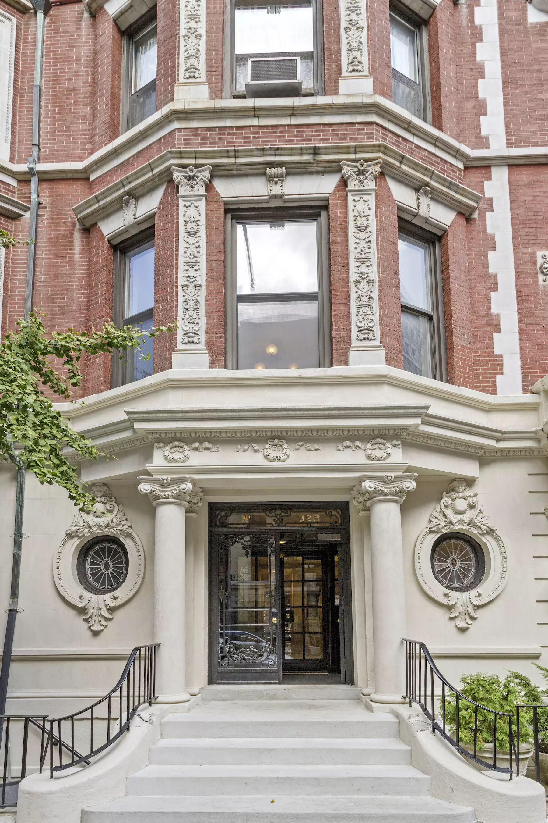 Bayanan Classic Beaux-Arts sun cika a wannan $3.2M Upper West Side mai daki uku 5043_11