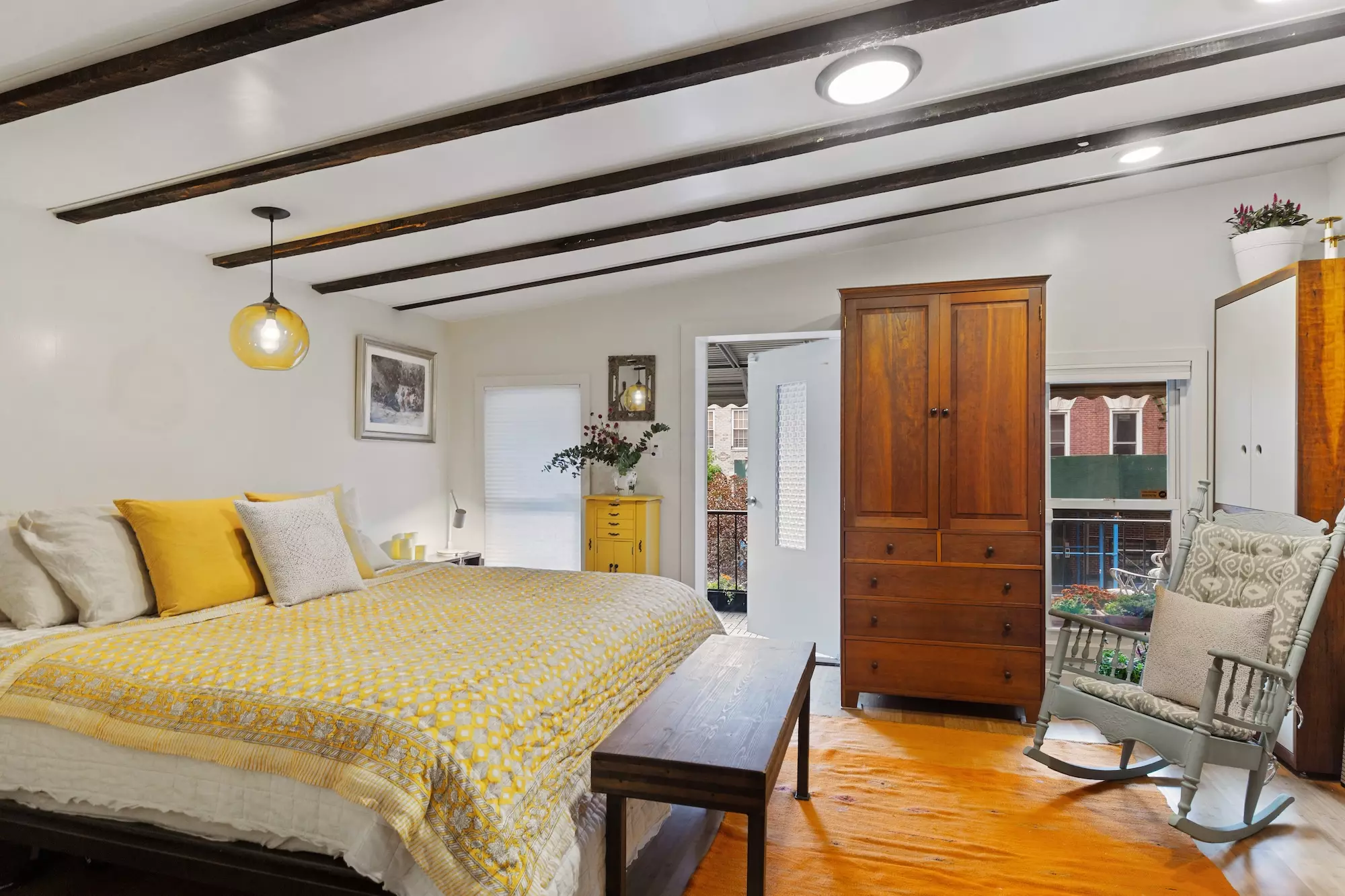 $950K Bed-Stuy-dometo havas Nov-Orlean-stilan balkonon kaj pordojn de la Domino-Sukerfabriko. 5059_6