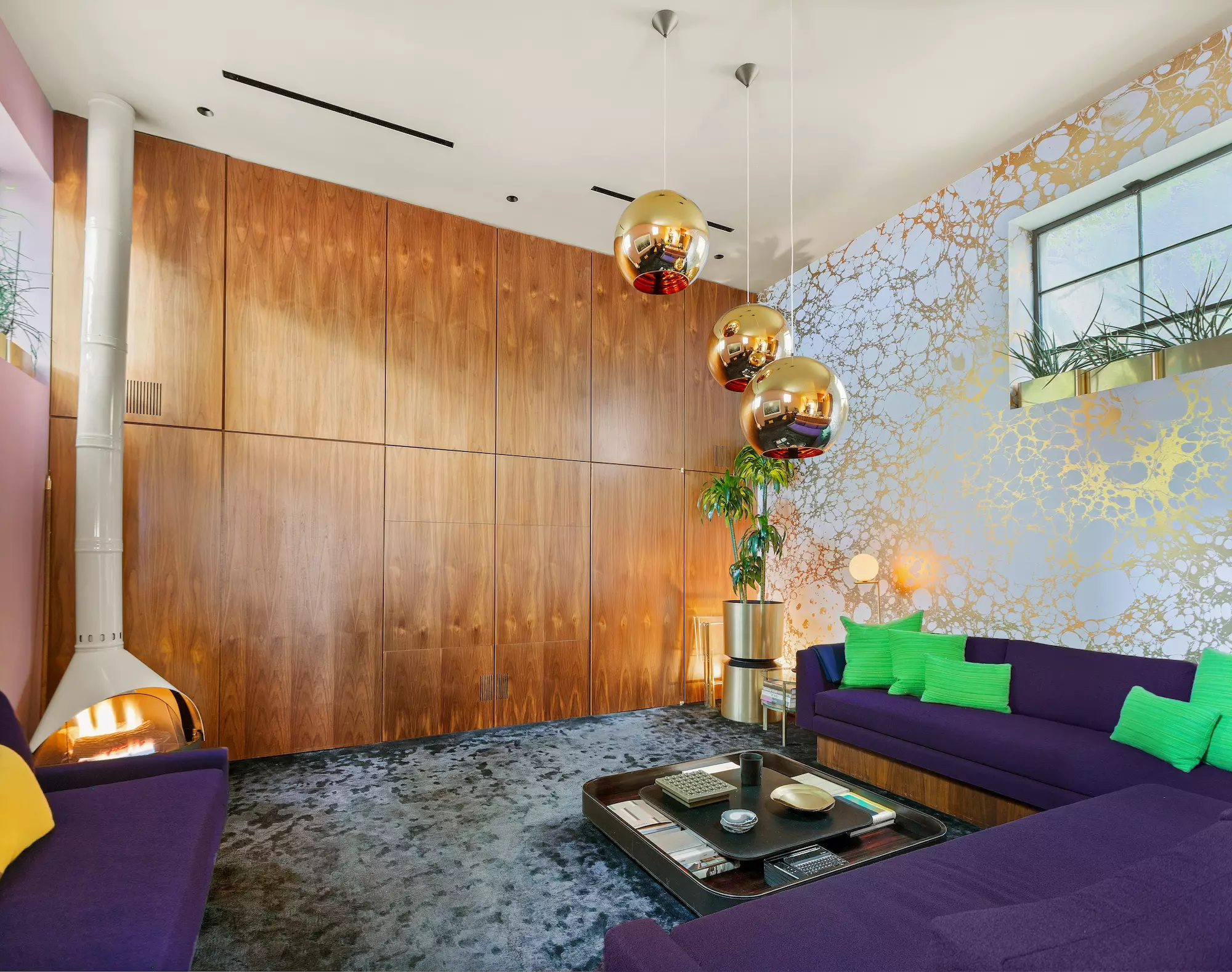 Townhouse $6.5M 'terbalik' ing Williamsburg njupuk glam pertengahan abad menyang tingkat sabanjure 5101_1