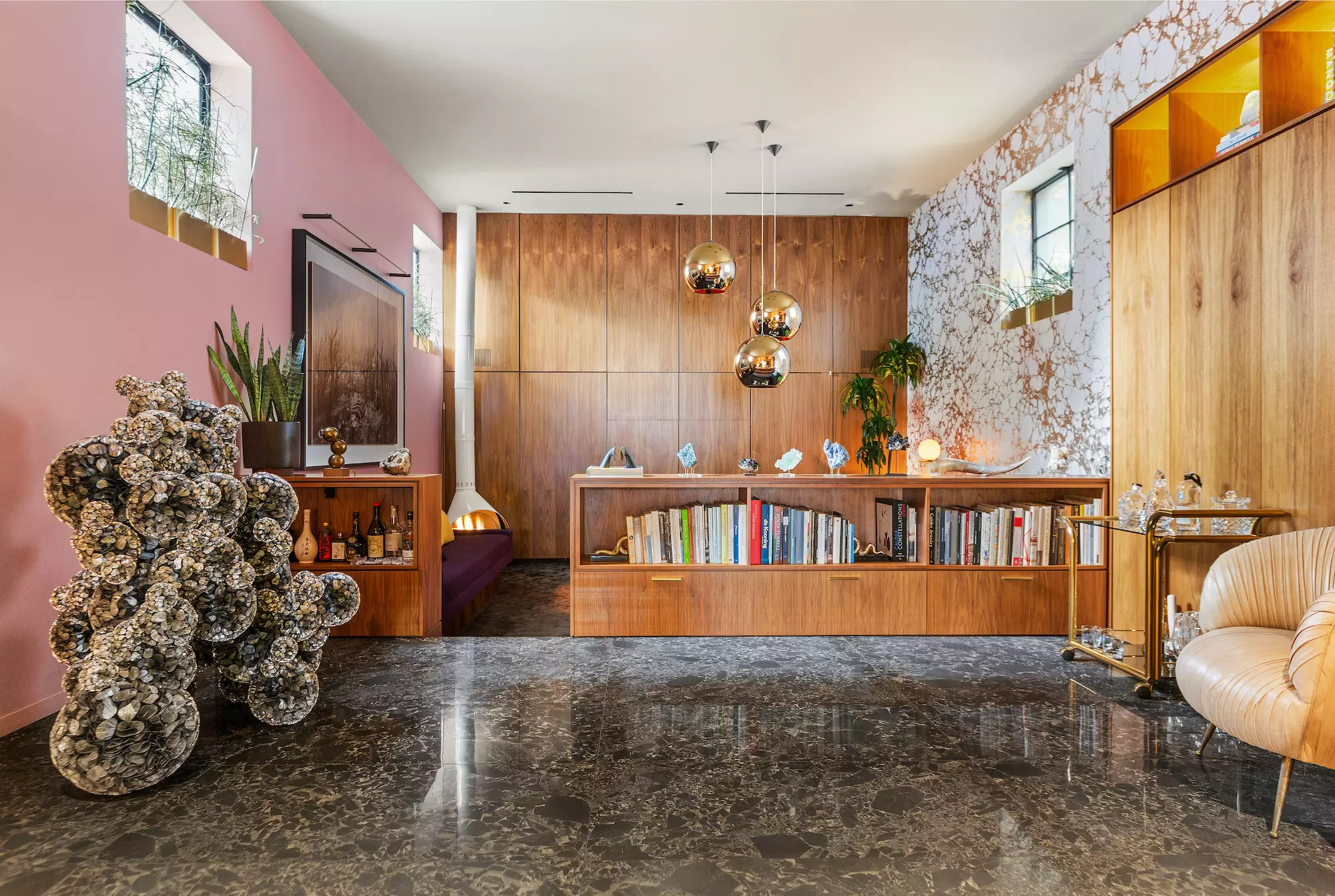 Ang $6.5M nga 'upside-down' nga townhouse sa Williamsburg nagdala sa mid-century glam sa sunod nga lebel 5101_6