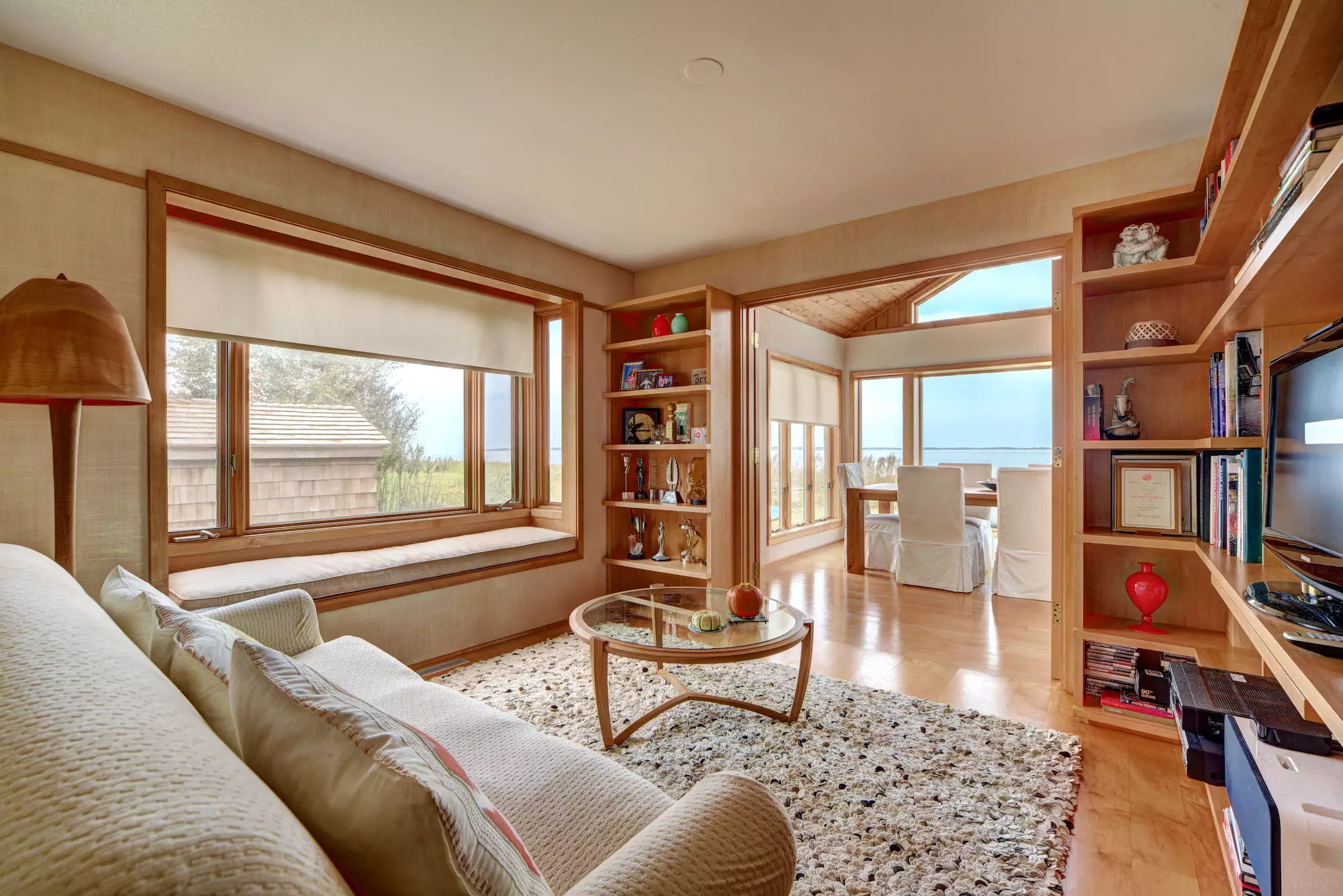 Efter 22 år säljer Kim Cattrall sitt hus vid stranden i Hamptons för 3,25 miljoner dollar 5105_10