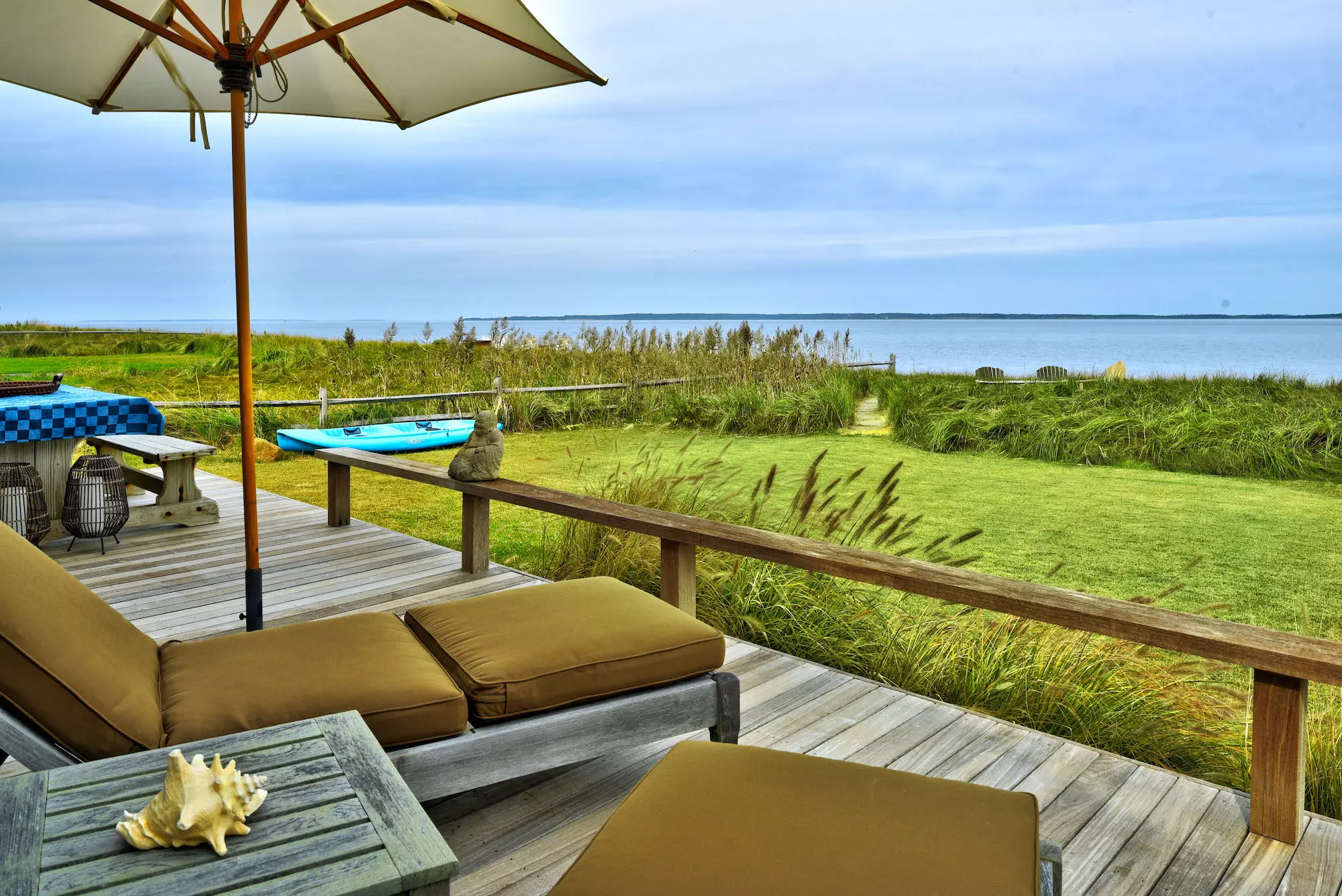 Efter 22 år säljer Kim Cattrall sitt hus vid stranden i Hamptons för 3,25 miljoner dollar 5105_9