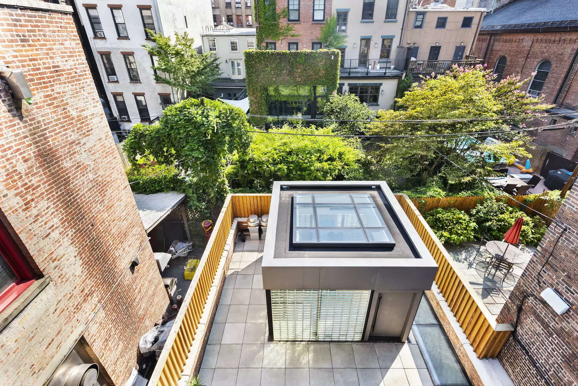 В этом доме в Бруклин-Хайтс за 8 миллионов долларов есть крытый бассейн и студия йоги на крыше. 5252_6