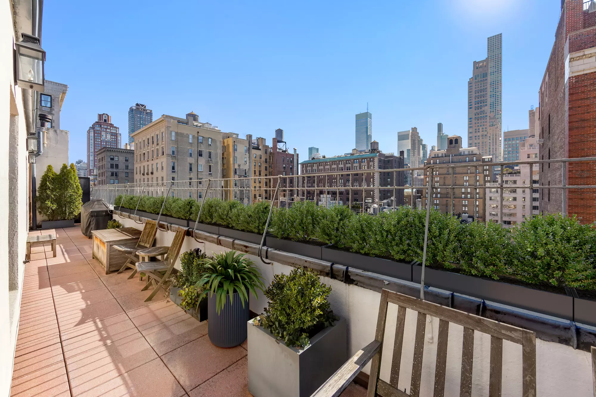 Tento duplex Upper East Side za 6,8 milióna dolárov má obytnú plochu 3 000 štvorcových stôp a obrovskú terasu. 538_13