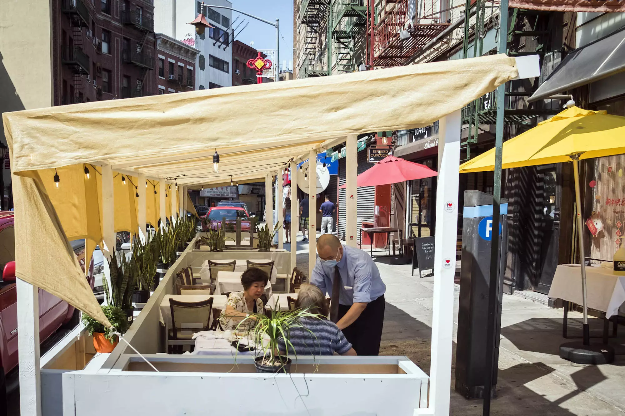 Neie Programm freet Architekten ze hëllefen Outdoor Iessraim fir NYC Restauranten ze designen 5406_1