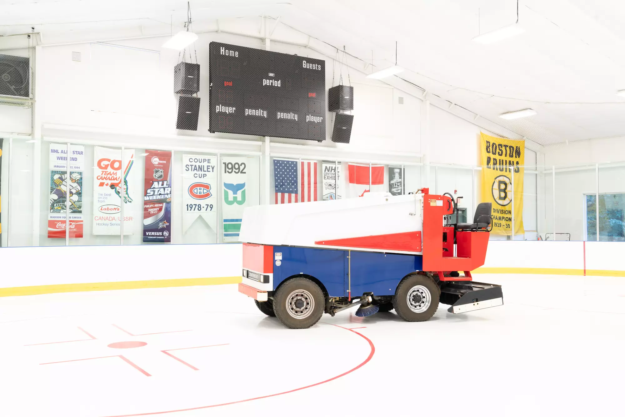 Det er en profesjonell hockeybane på dette $7,7M-hjemmet i Connecticut 5423_4