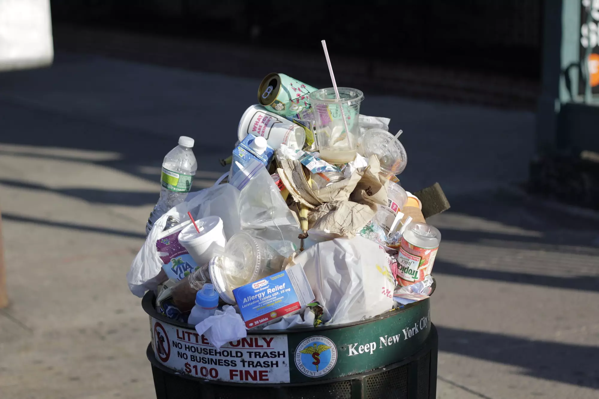نظرًا لأن متنزهات مدينة نيويورك ترى مشكلة القمامة المتزايدة ، تطلق المدينة حملة لمكافحة القمامة 5432_1