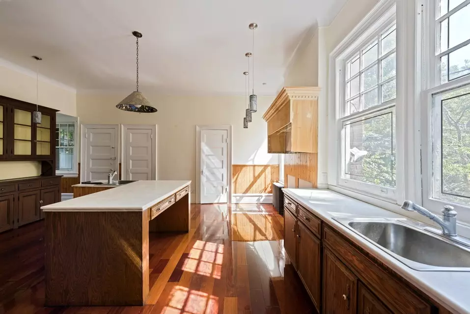 1305 Albermarle Road, Prospect Park South, Michelle Williams, Brooklyn, Brooklyn Townhouse, Historic Home, Townhouses, Record Brooklyn Prices, cool lists