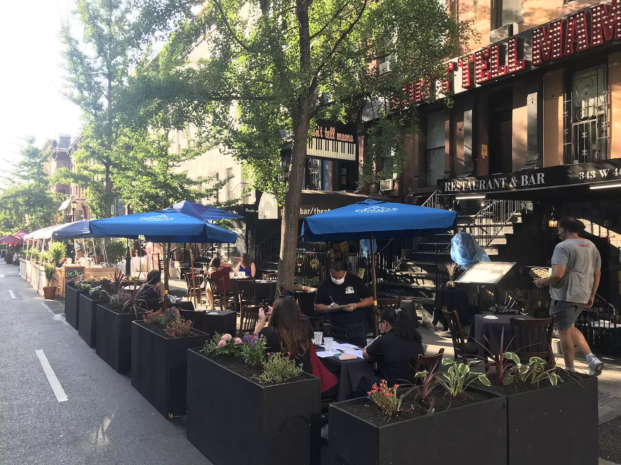 Skupina restaurací v New Yorku hrozí žalobou kvůli zákazu stolování ve vnitřních prostorách 5522_1