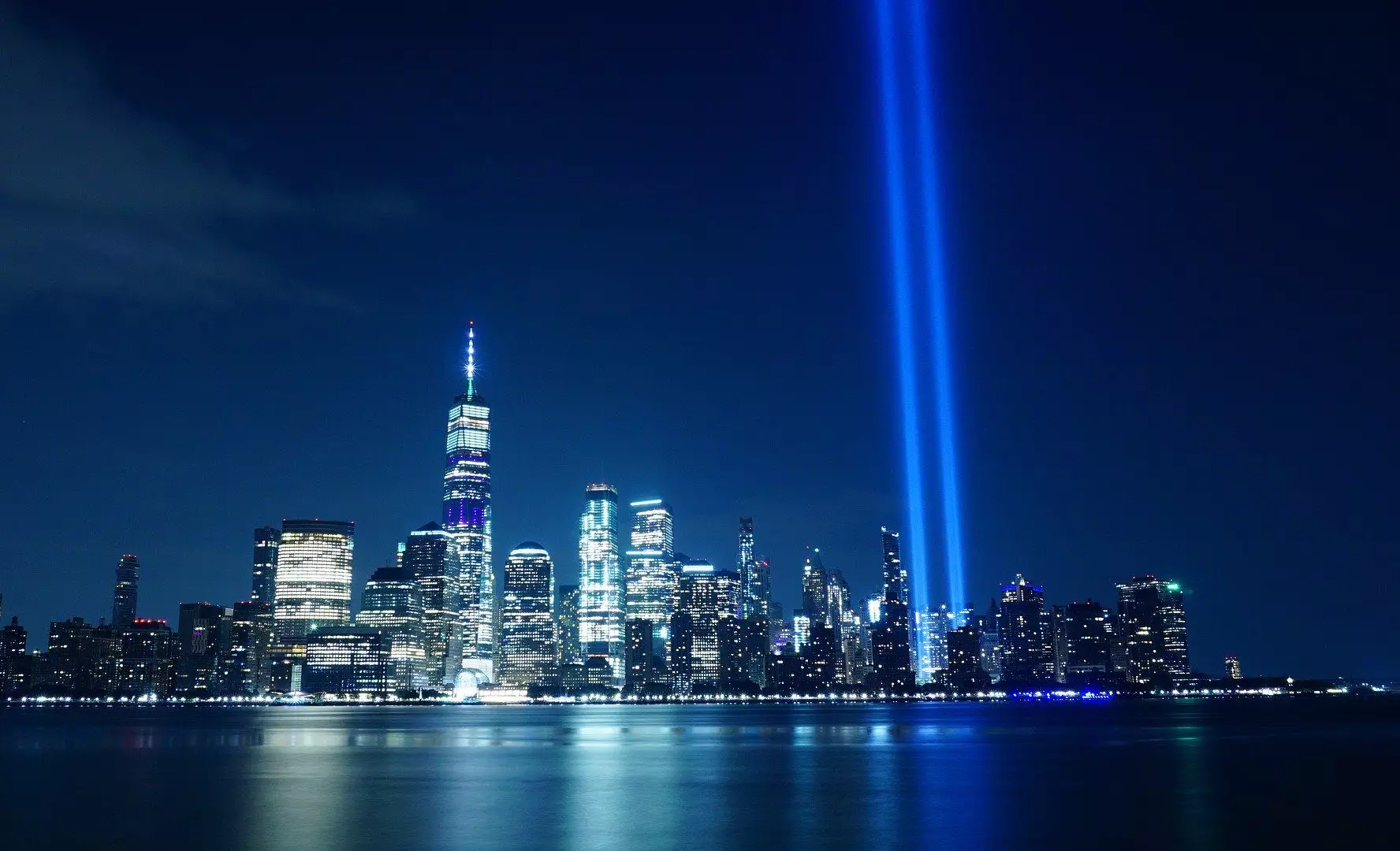 Sawise Cuomo nyedhiyakake personel kesehatan, 9/11 Tribute in Light diuripake maneh 5558_1