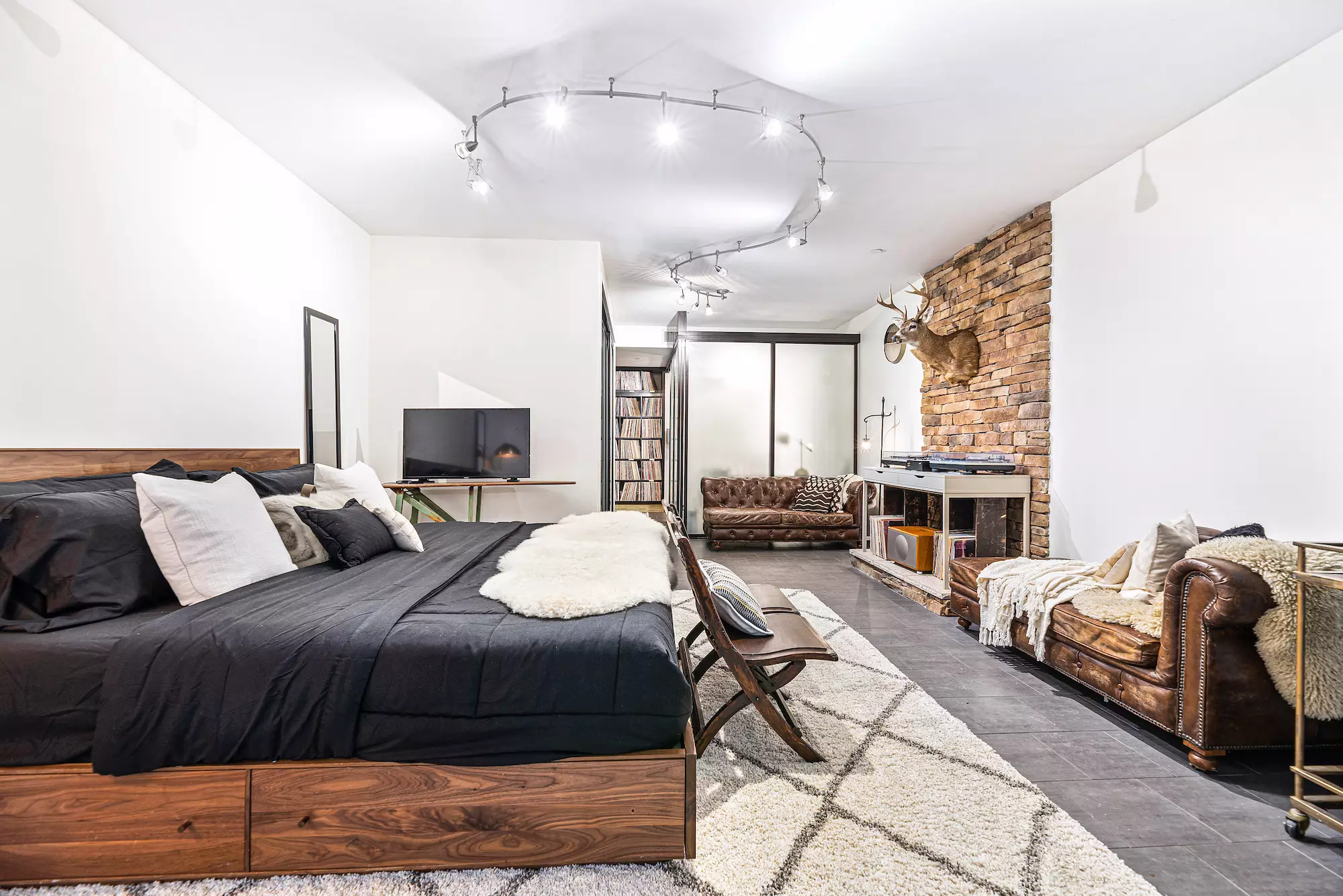 $1.5M Boerum Hill botle bo na le sehalalelo sa jareteng le libaka tse ka hare tsa barnyard-chic 5666_9