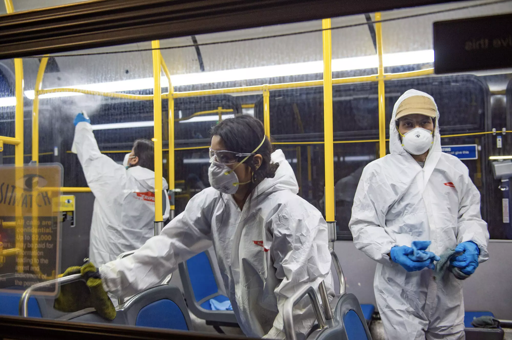 MTA instalon dispenzues maskash falas brenda autobusëve 5707_4