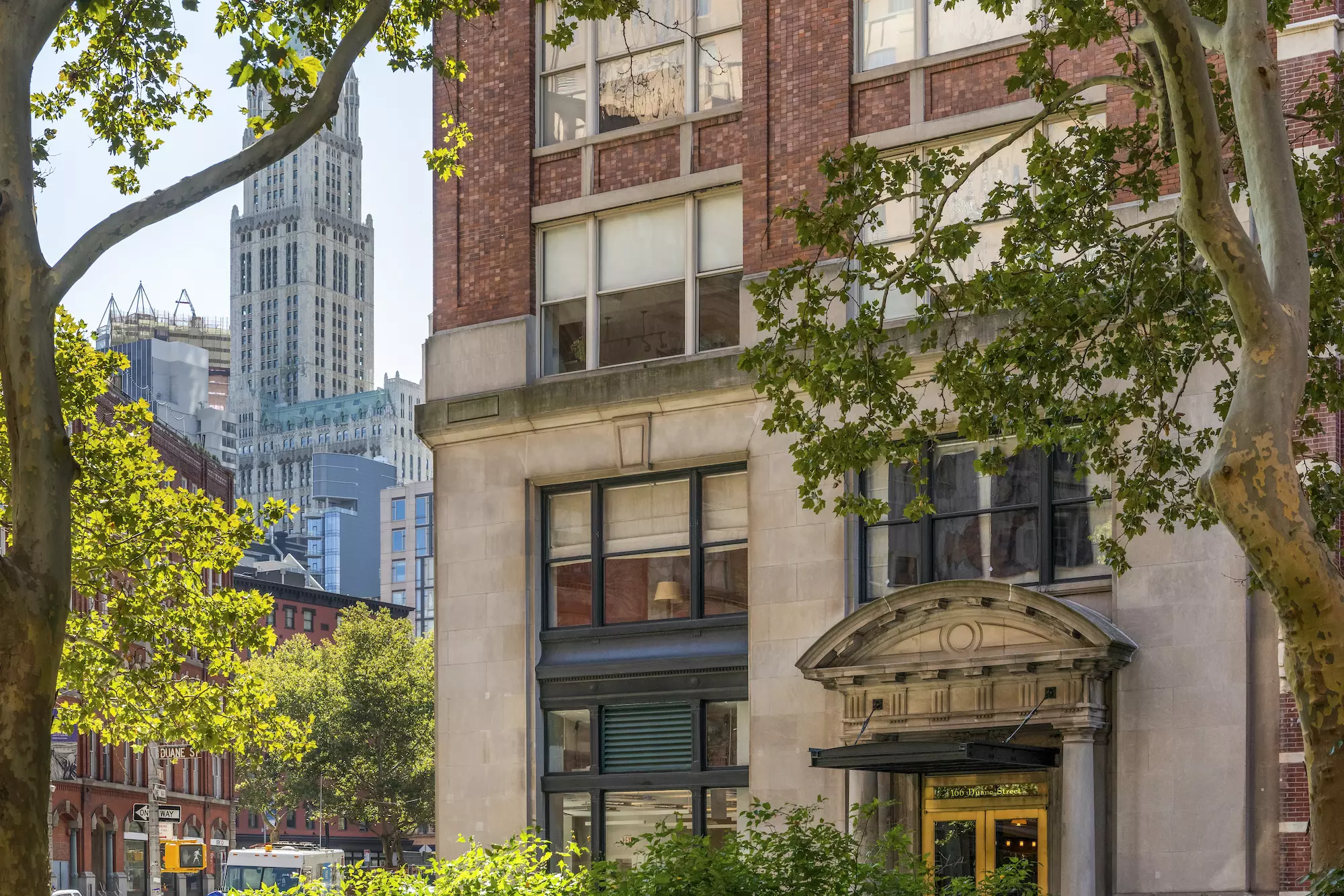 Das 17,5 Millionen-Dollar-Penthouse in Tribeca verfügt über einen Weinraum mit 1.000 Flaschen und eine Terrasse, die größer ist als die meisten Apartments 5737_18