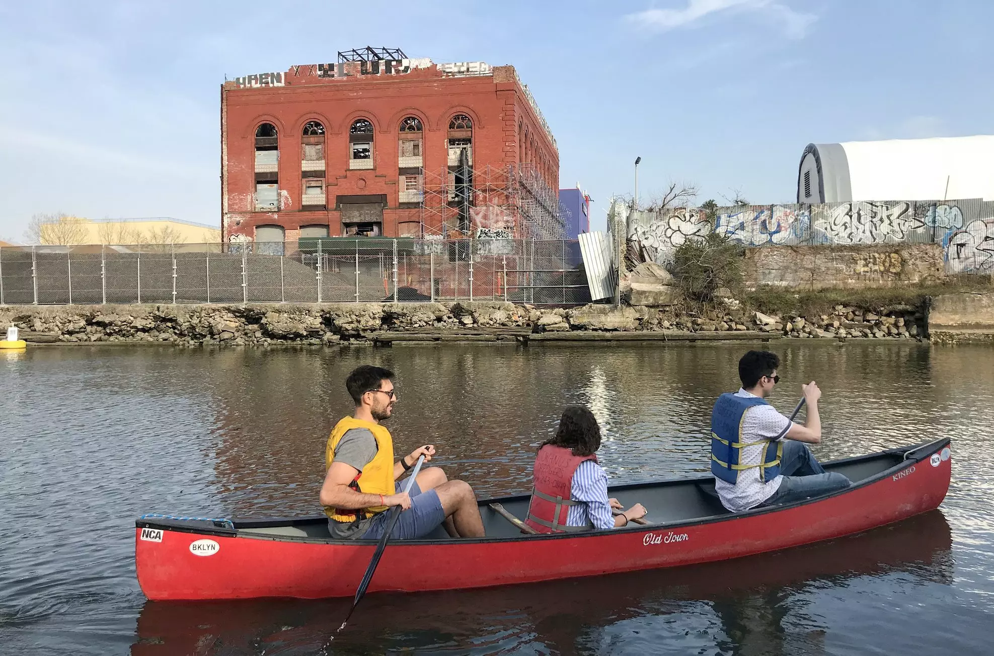 Du kan ta en tur til Gowanus-kanalen i en kano 5786_1