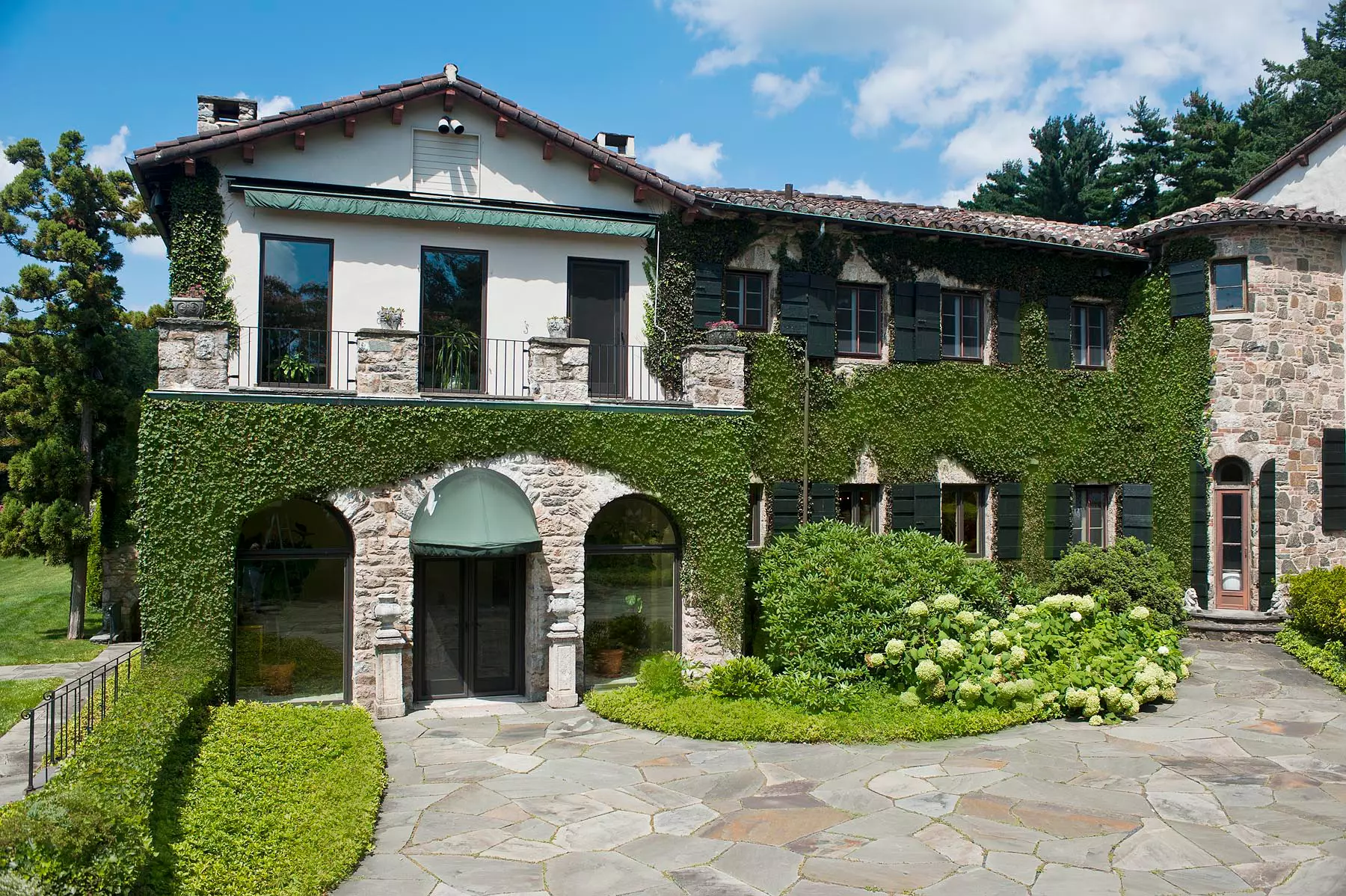 Nyumba yodabwitsayi yamtundu waku Italiya ikufunsa $9.2M ku Greenwich, CT 5814_3